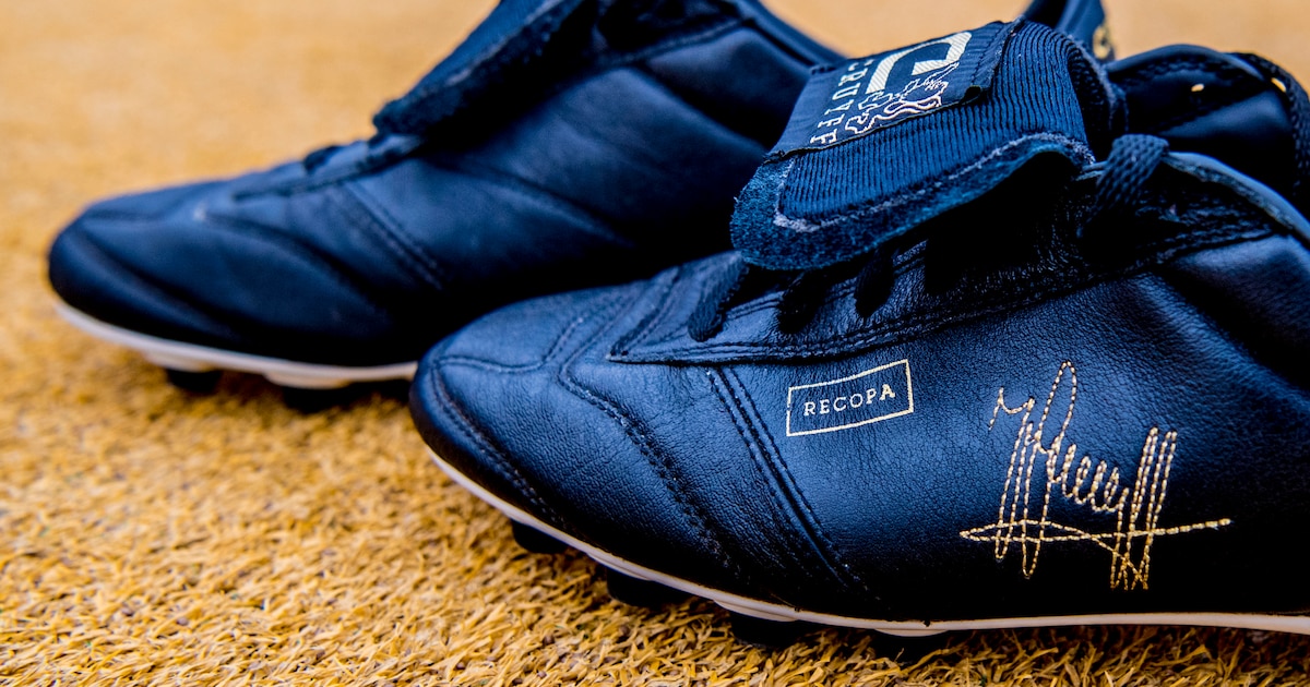 Kicksen van Cruijff brengen 30 mille op | de Volkskrant