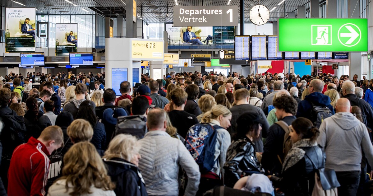 Schiphol dicht na stroomstoring: einde middag pas alles weer normaal ...