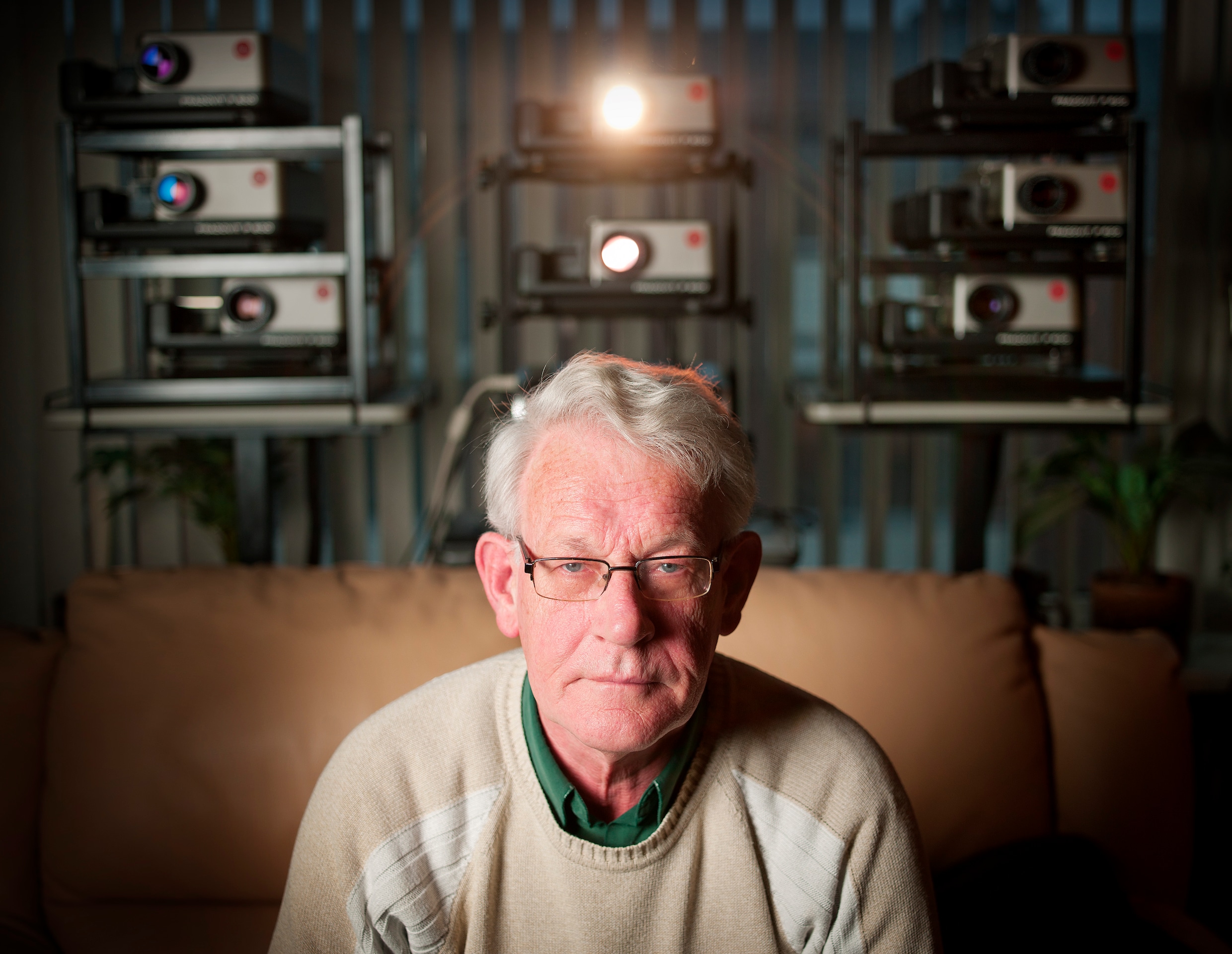 Bevlogen leraar die alle landen van de wereld bezocht en aanstekelijk ...