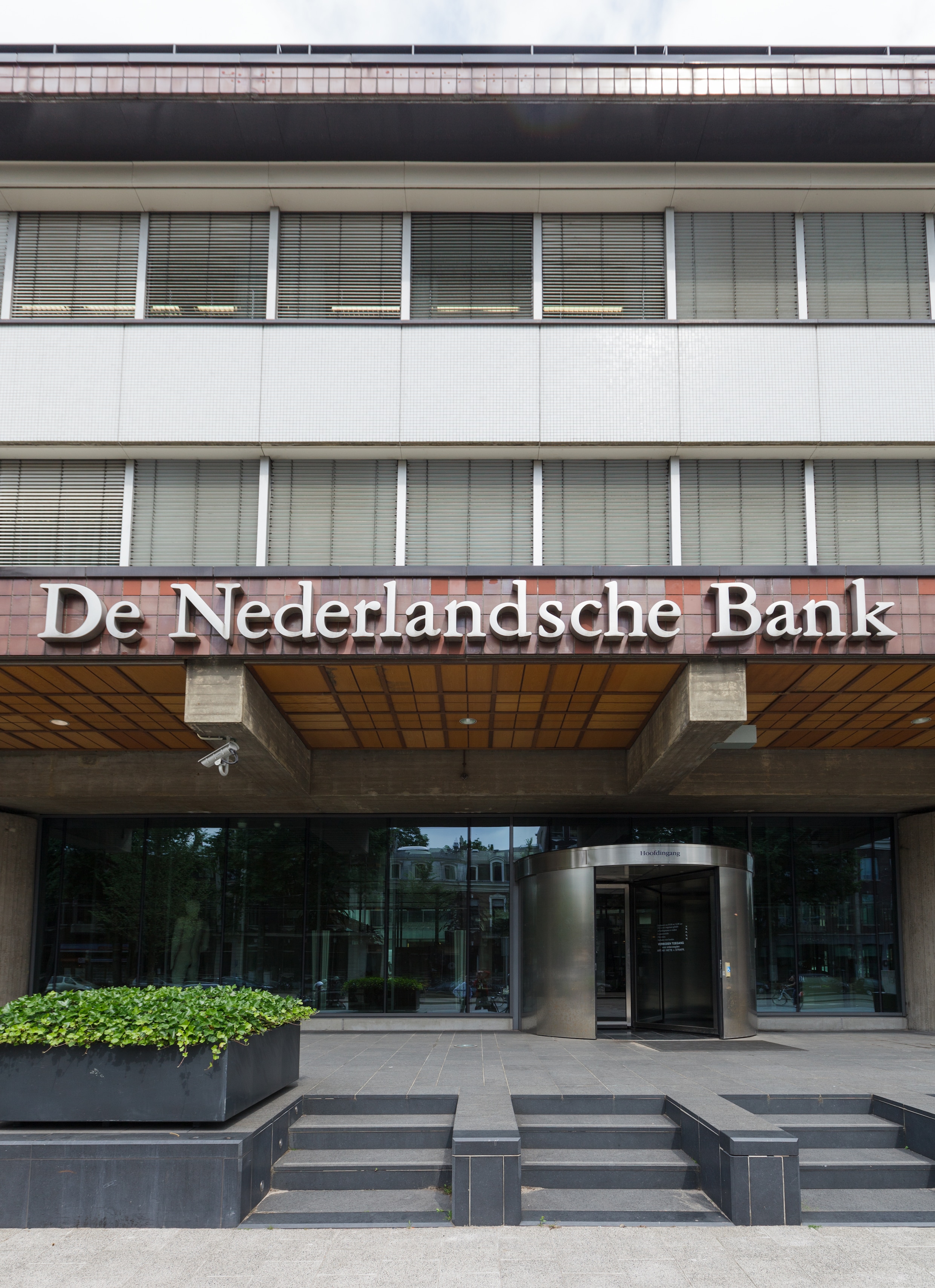 DNB eist dat banken buffers aanleggen voor mogelijke crisis huizenmarkt ...
