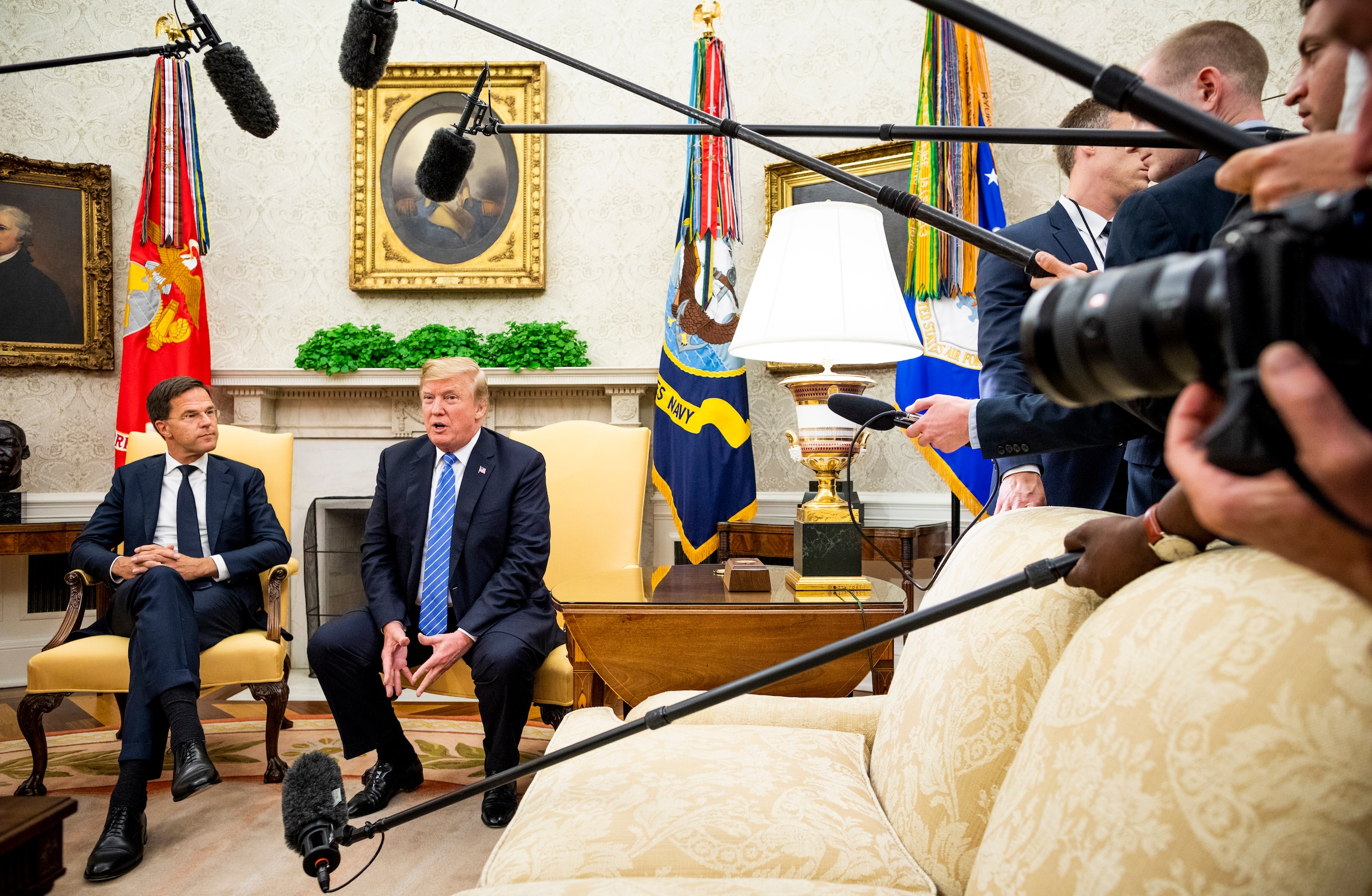 Rutte zegt tegen Trump iets dat de president niet vaak hoort in het ...