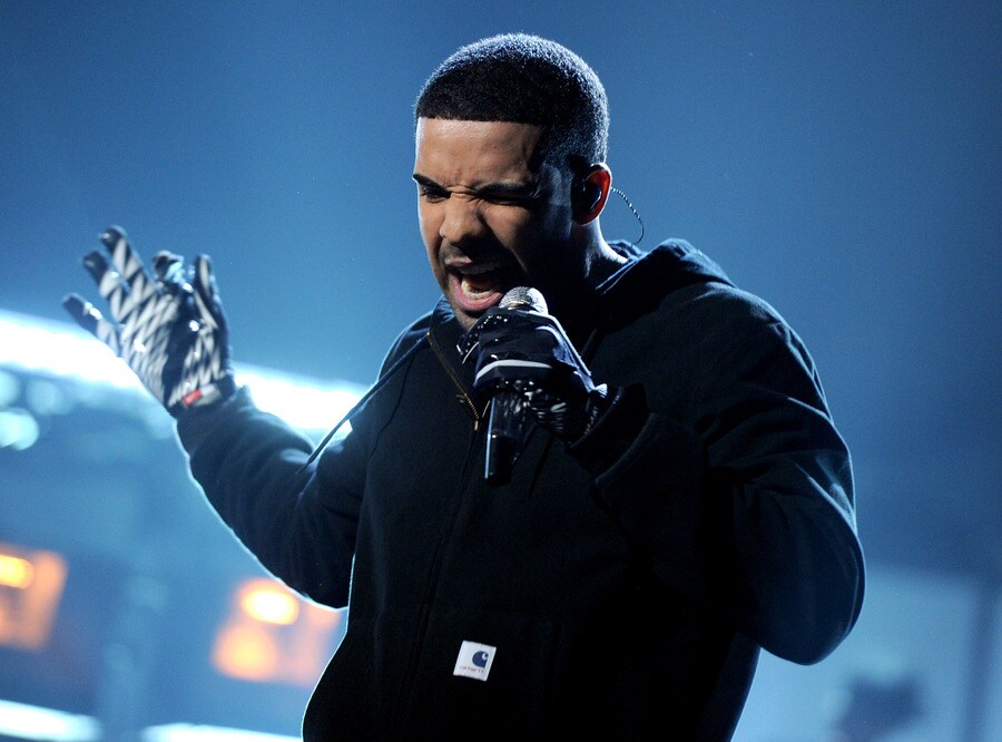 'Even kippenvel bij te lange plaat van rapper Drake' | de Volkskrant