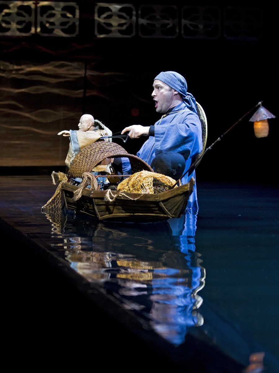 Zingen met een natte broek; spectaculaire enscenering opera Nachtegaal ...