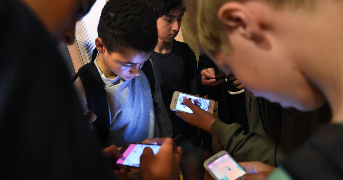 Verbod op smartphone in de les: wat doen scholen met telefoongebruik ...