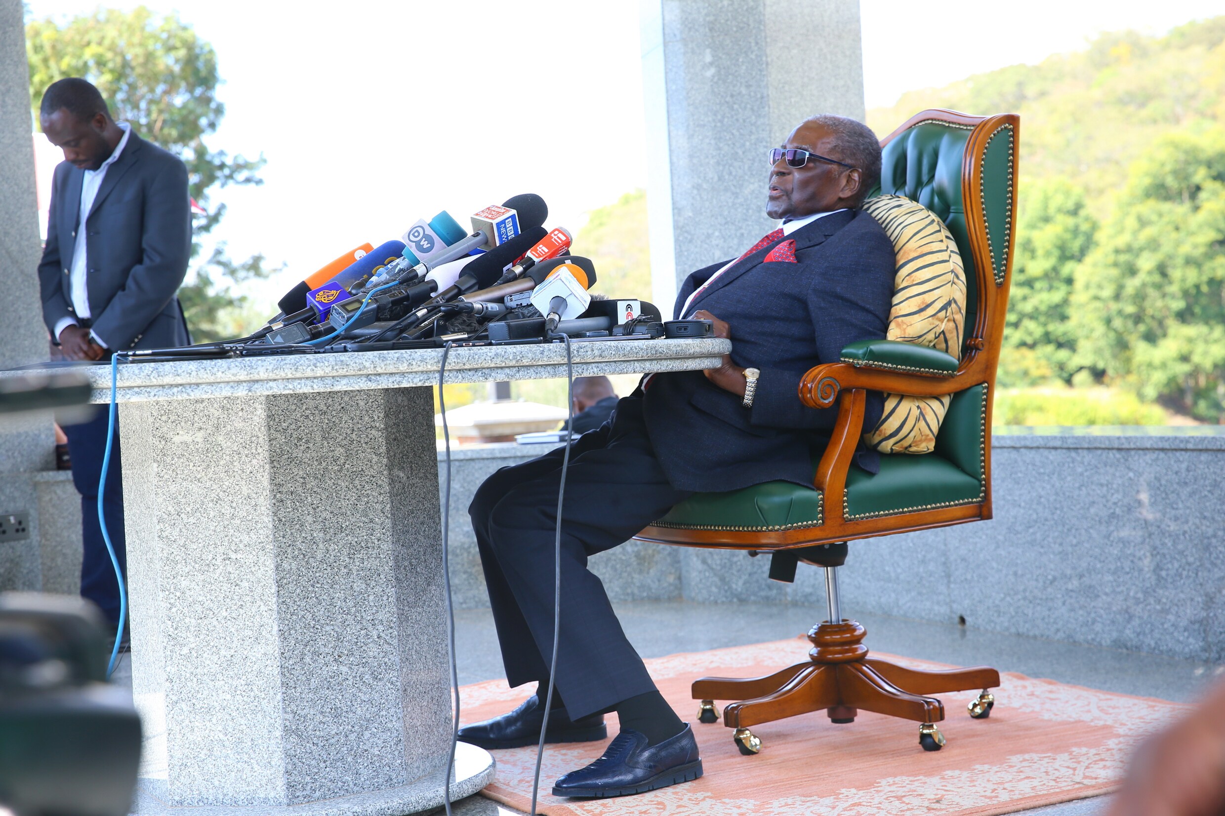 Ooit geliefd, later gehaat: de wereld van Robert Gabriel Mugabe in 12 ...