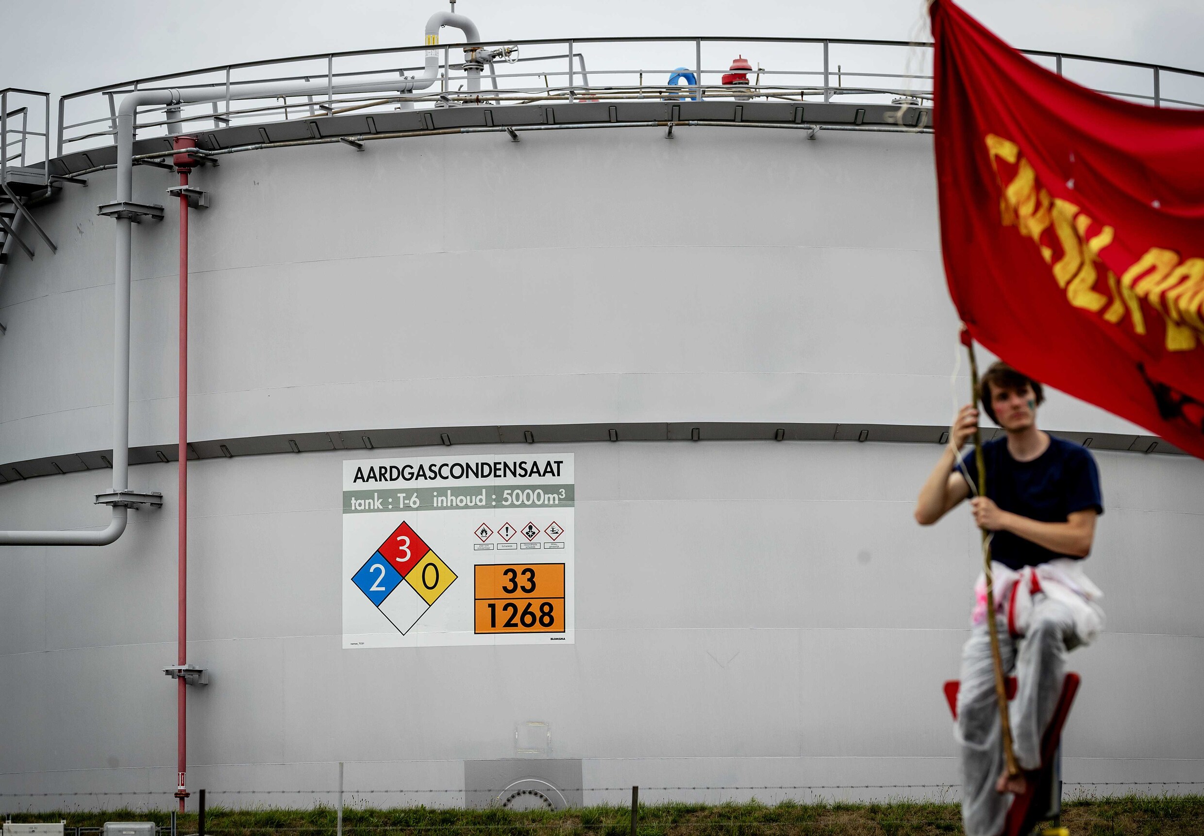 Wie zitten er achter Code Rood, de beweging die - ook in Groningen ...