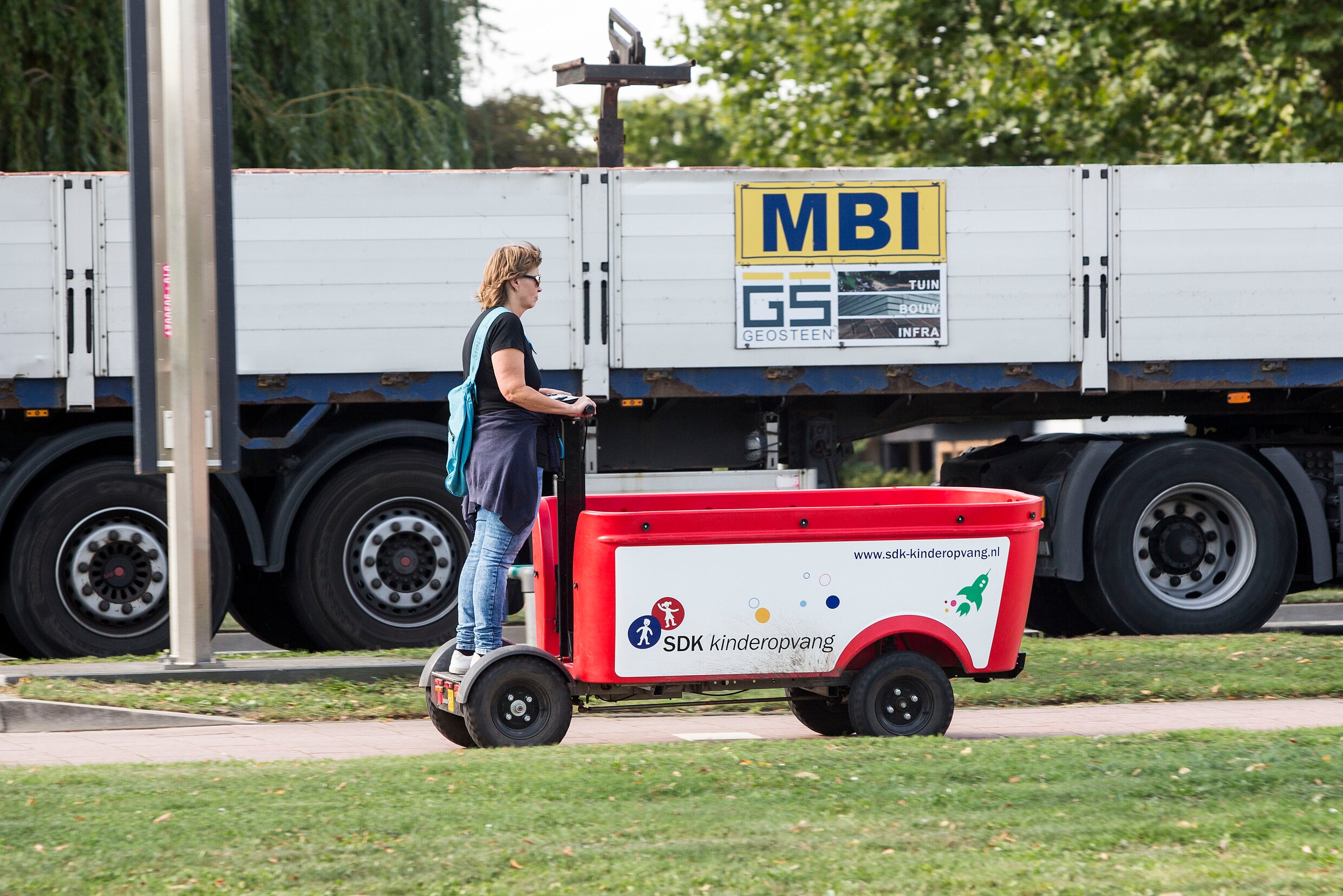 Fabrikant van elektrische bolderkar Oss laat alle voertuigen ...