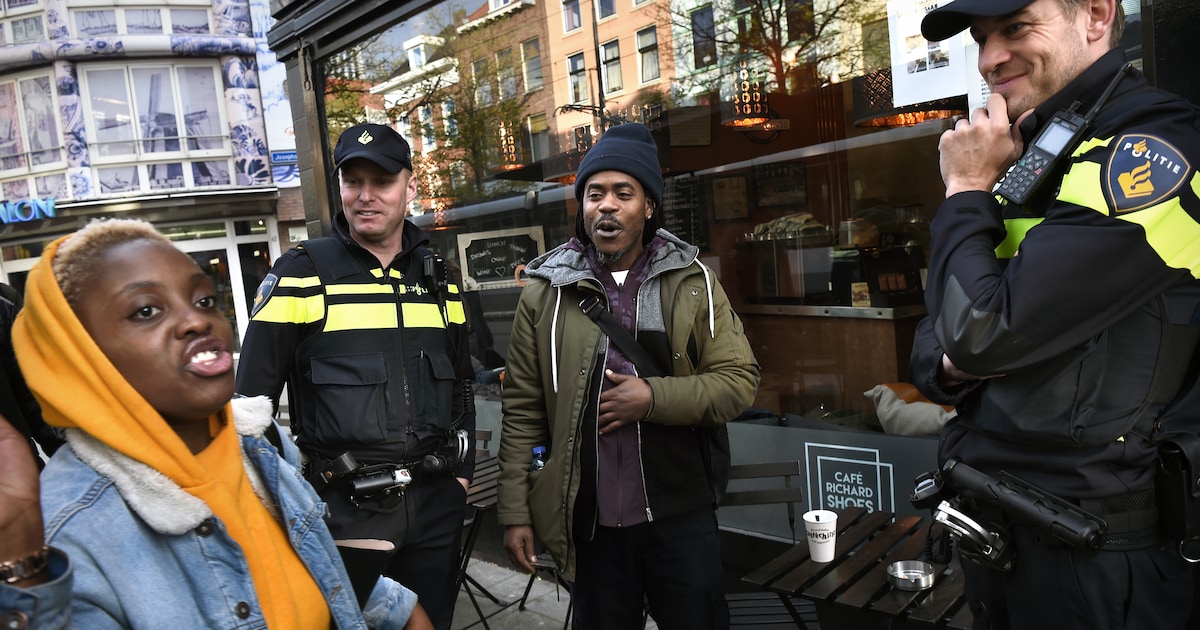 Opinie: De rol van politie in de wijk is meer dan alleen ‘blauw op ...