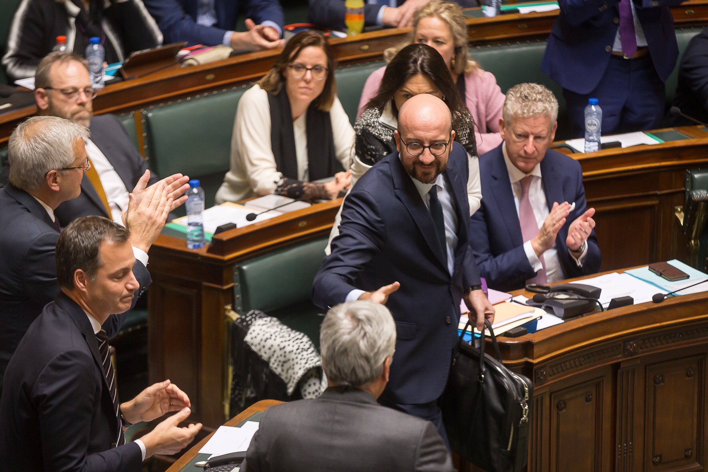 Koning Filip beraadt zich over het lot van Belgische regering | de ...
