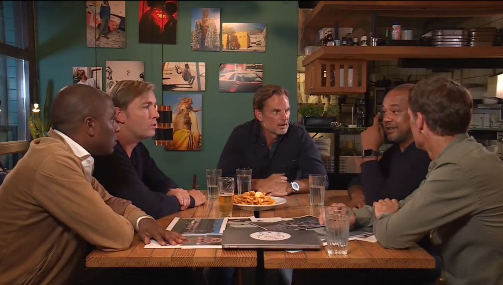 Het was mooi, maar had ook iets tragisch, hoe de oude helden ...