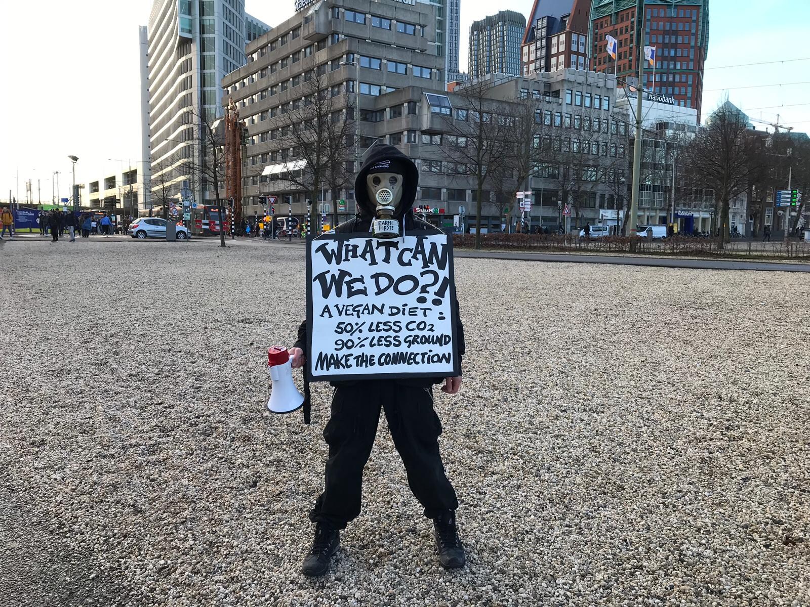 Klimaatspijbelaar: ‘Mark Rutte kijkt tijdens klimaatdebatten alleen ...