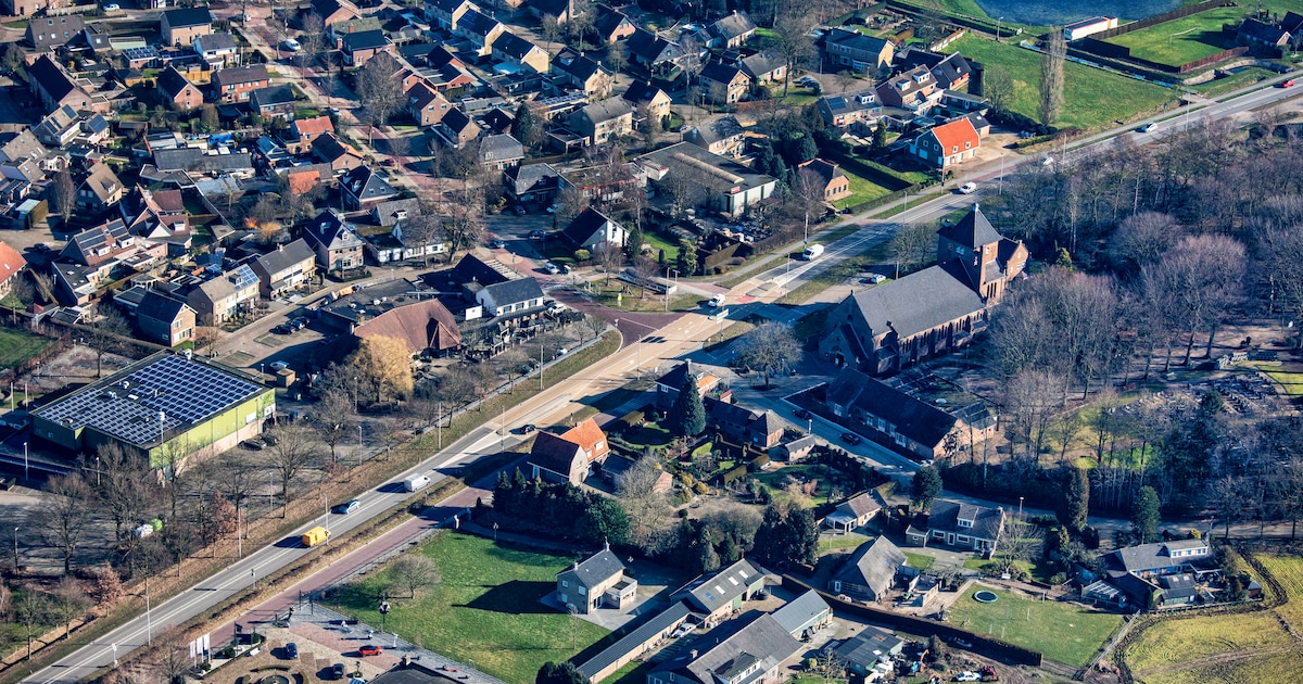 Waarom doet het Rijk niets aan het karrenspoor naar Twente? | de Volkskrant