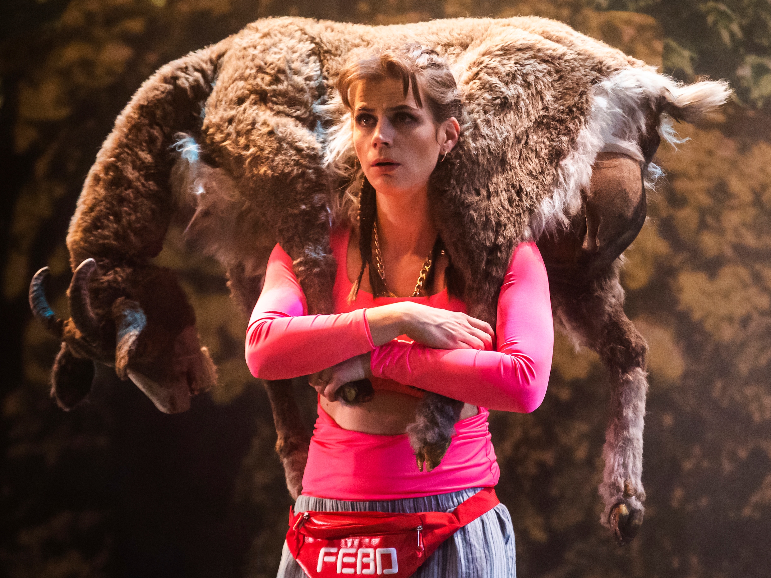 Humor en tragiek, met volledige overgave – niets is Elise Schaap te dol ...