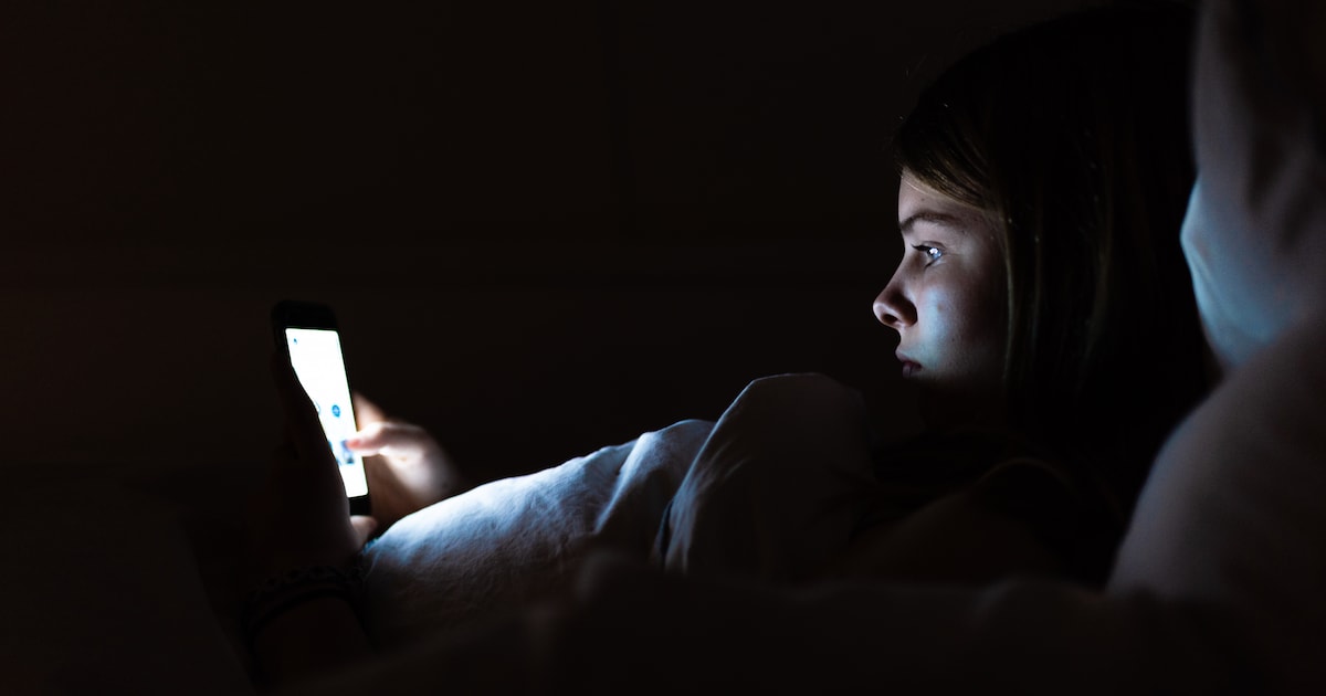 Opinie: Schermtijd in de avond is een tikkende tijdbom voor kinderen | de Volkskrant