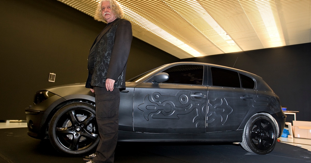 Swip Stolk (1944-2019), de ontwerper van de kukelende Vara-haan en het ...