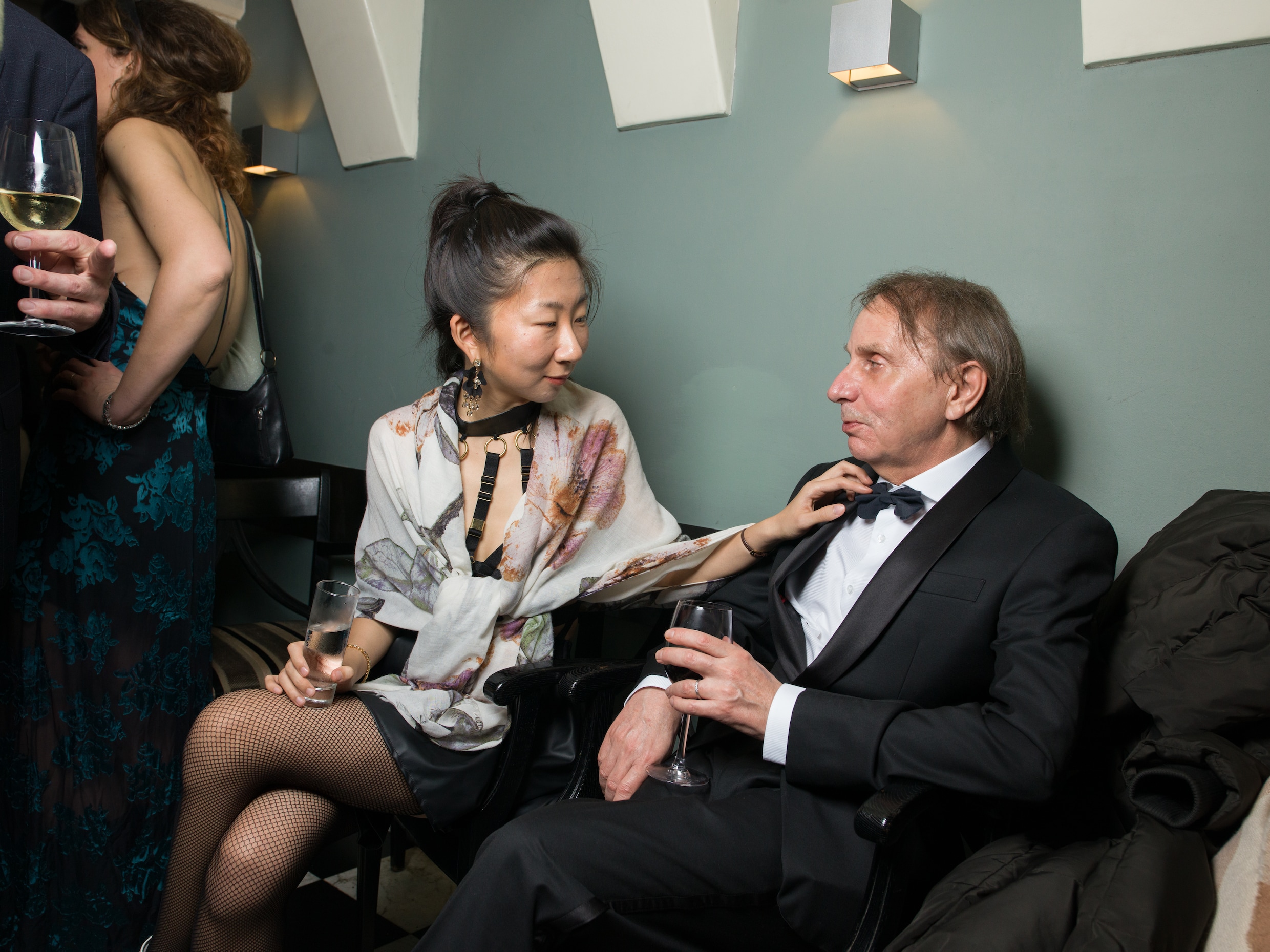 Beroemde schrijver Houellebecq duikt onverwachts op in Amsterdam voor ...