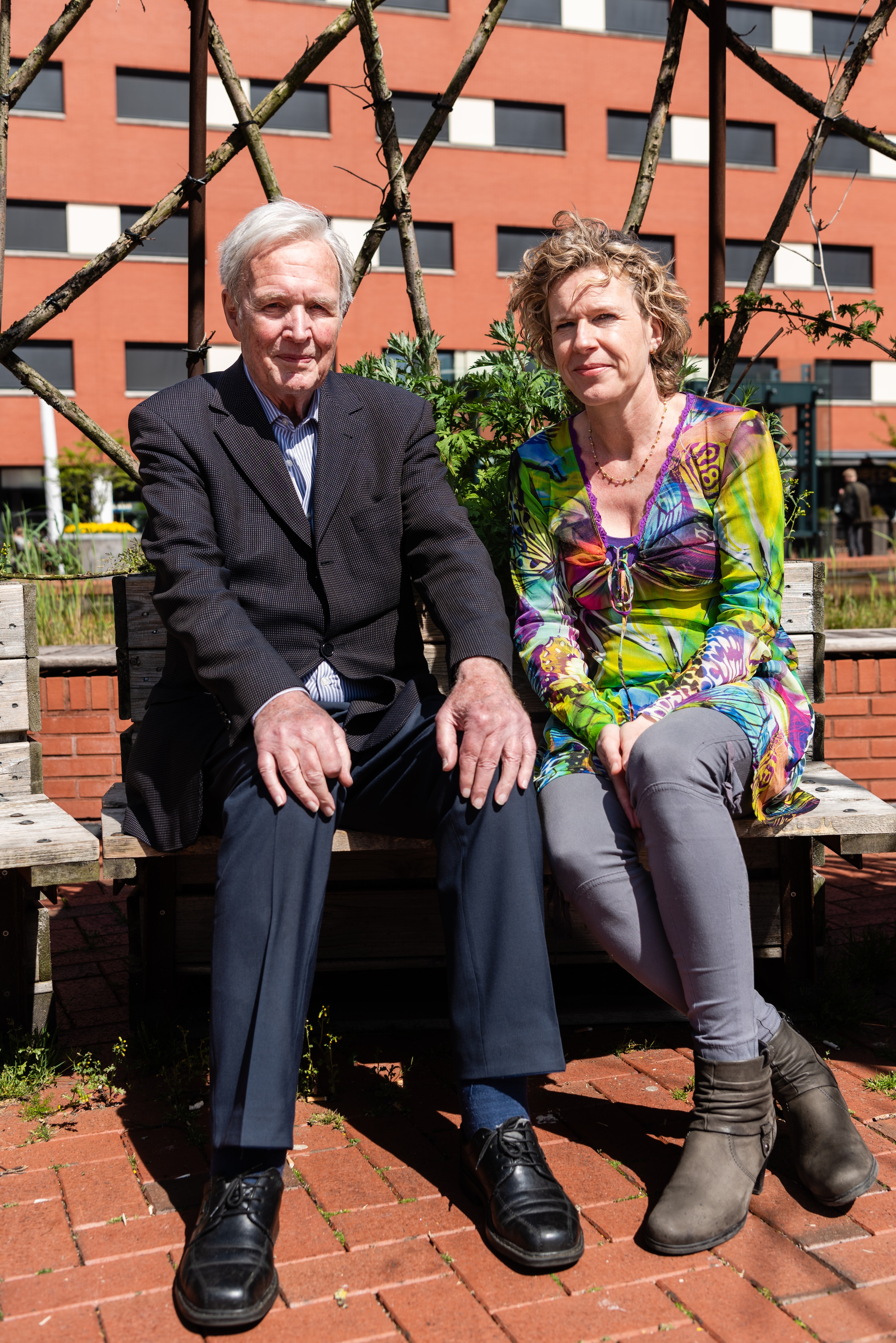 Vrouwen aan de macht? Zo ziet de wereld er dan uit volgens Jan Terlouw ...