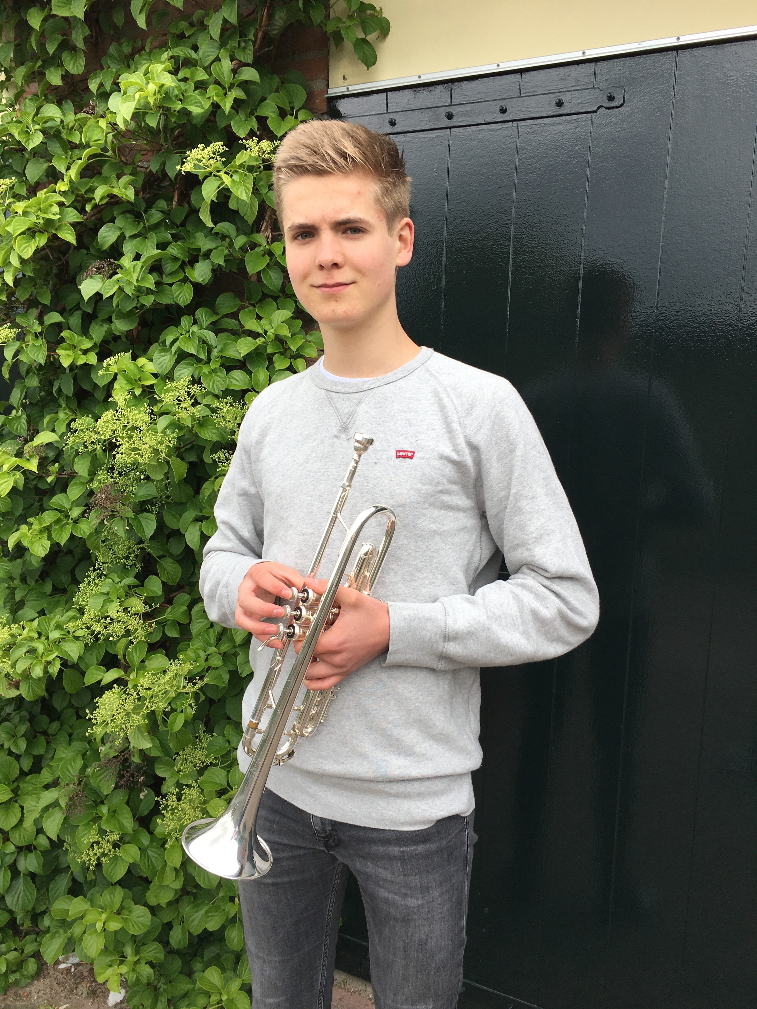 Blazen (of playbacken) tijdens Dodenherdenking: ‘Er hangt echt wat ...