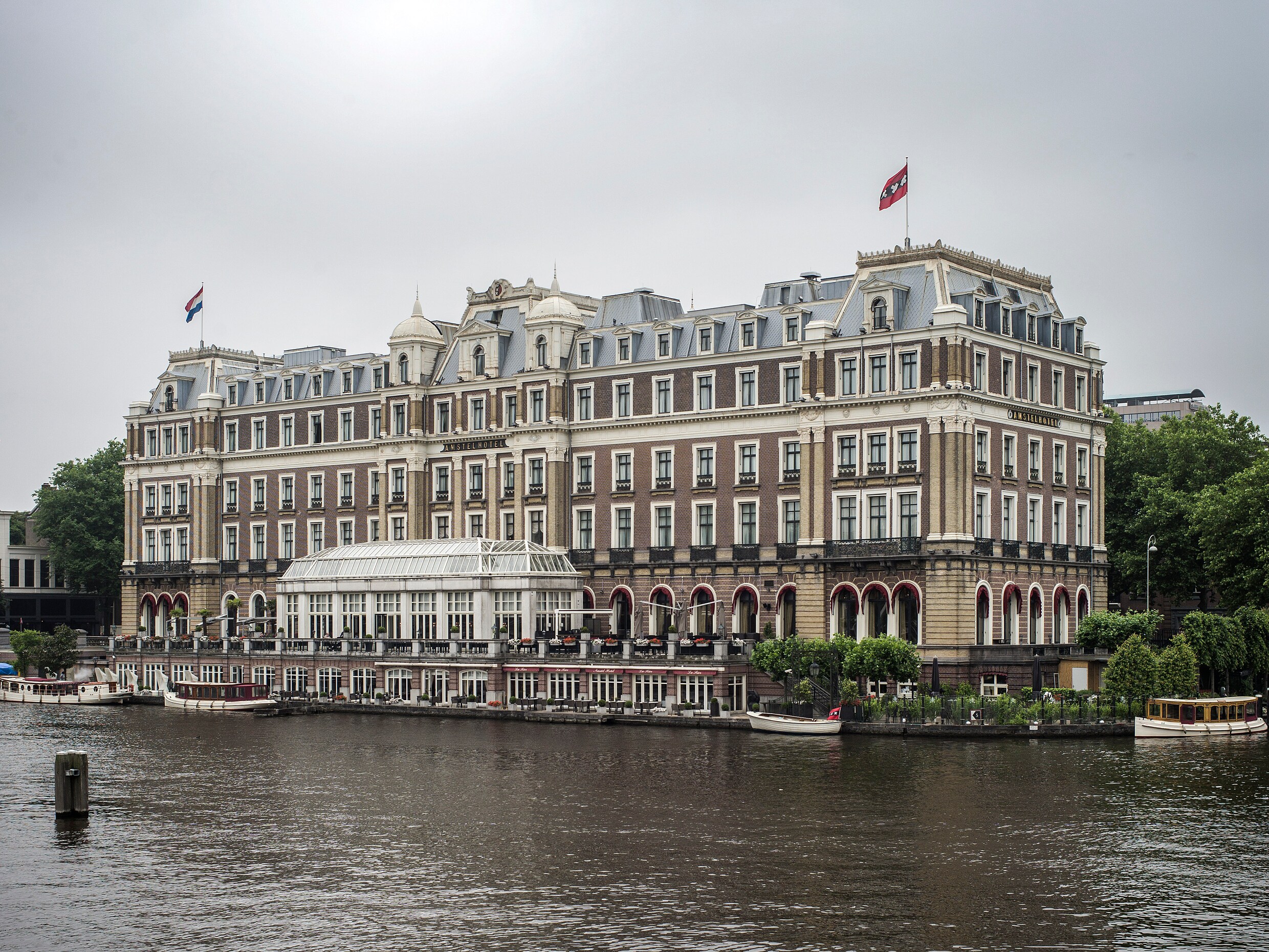 Strafzaak begint tegen ‘zonnekoning’ Frank G., de oud-voorzitter van ...