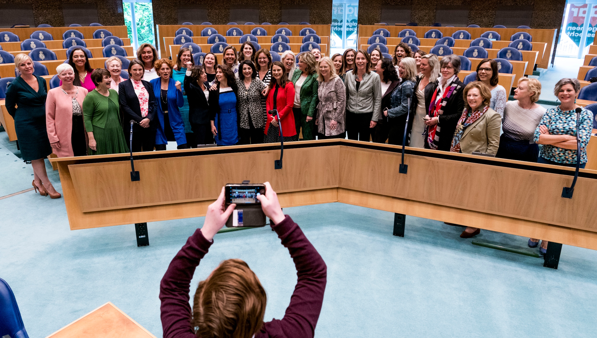 Vrouwen blijven ondervertegenwoordigd in de Tweede Kamer. Maar er is ... Vrouwen blijven ondervertegenwoordigd in de Tweede Kamer. Maar er is ...
