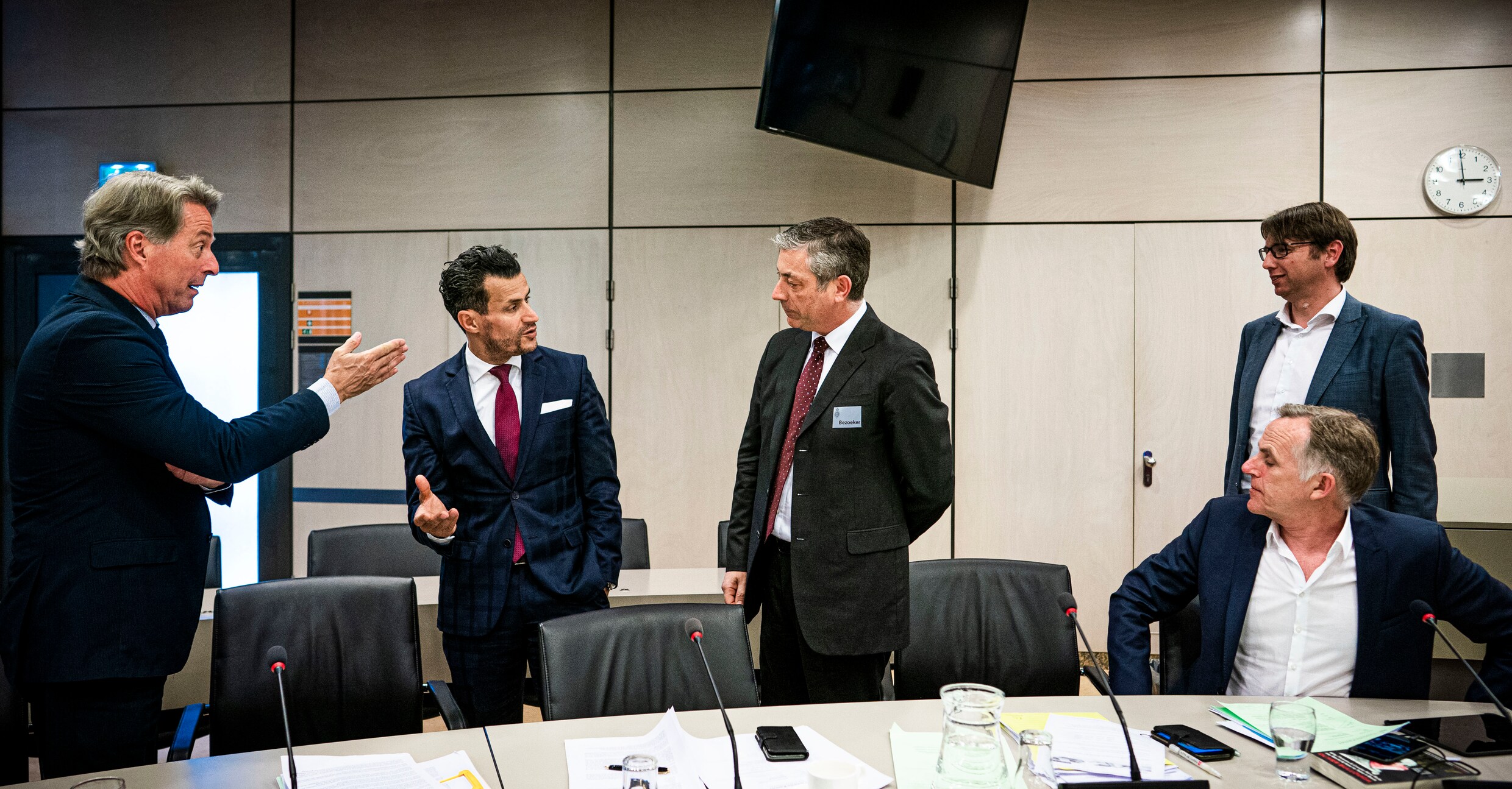 Opinie op Zondag: Zelfs door de VVD worden parasitaire multinationals ...