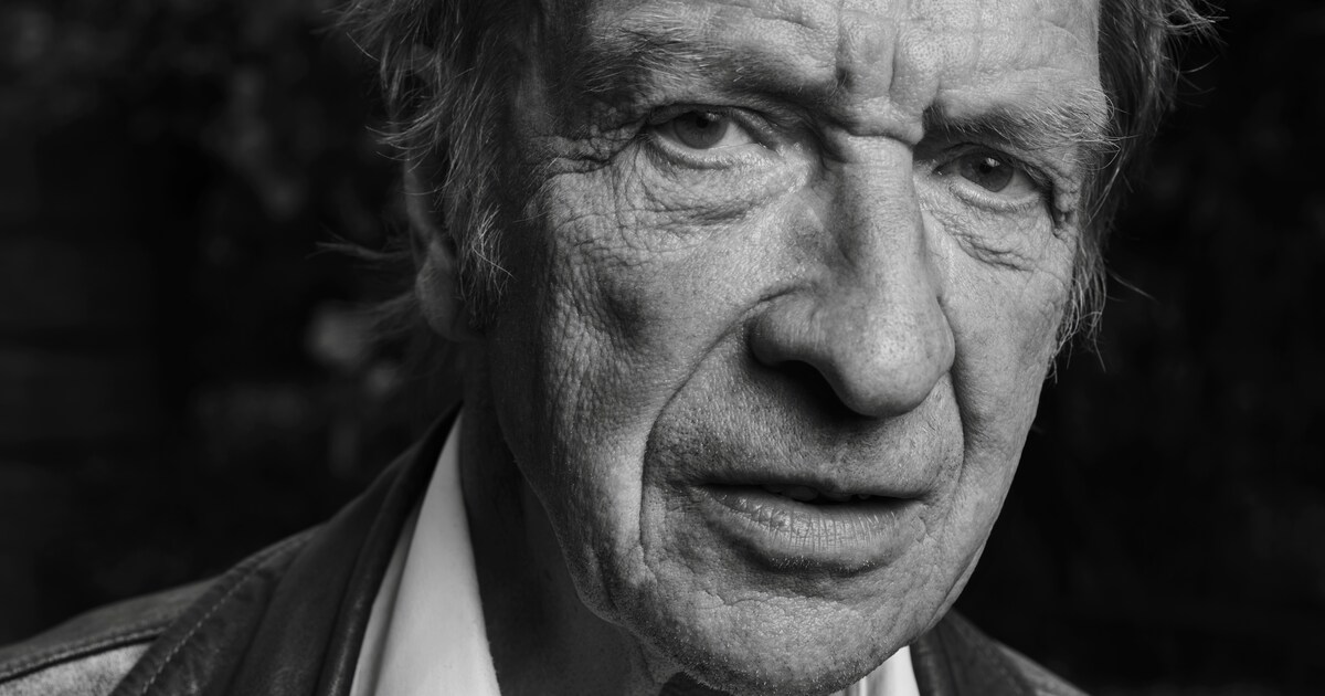 Dichter Alex Roeka: ‘Hij is 73 jaar en liegt er al vele jaren tien jaar ...