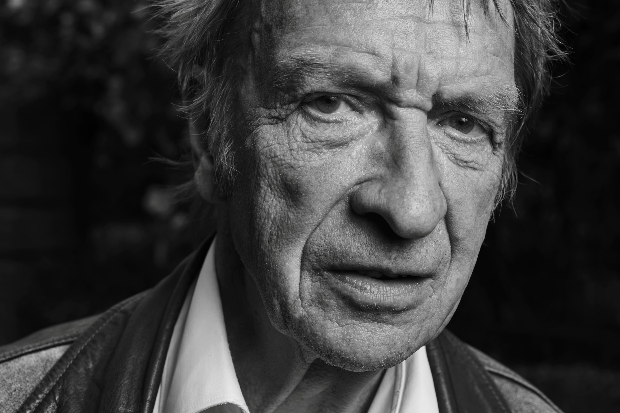 Dichter Alex Roeka: ‘Hij is 73 jaar en liegt er al vele jaren tien jaar ...