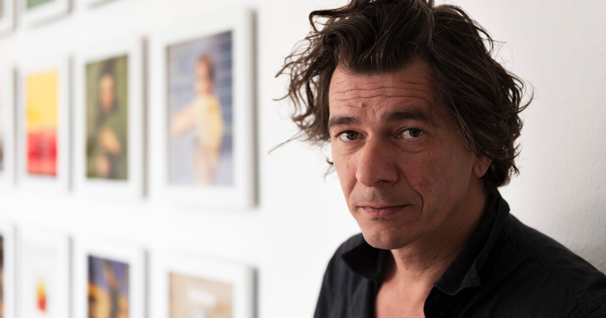 Vragen of de schrijver samenvalt met het personage werd lang ...