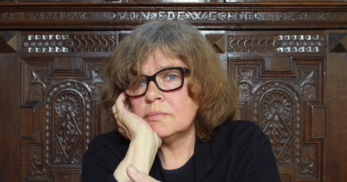Dichter Neeltje Maria Min: ‘Ik tekende, om niet te hoeven praten’ | de ...