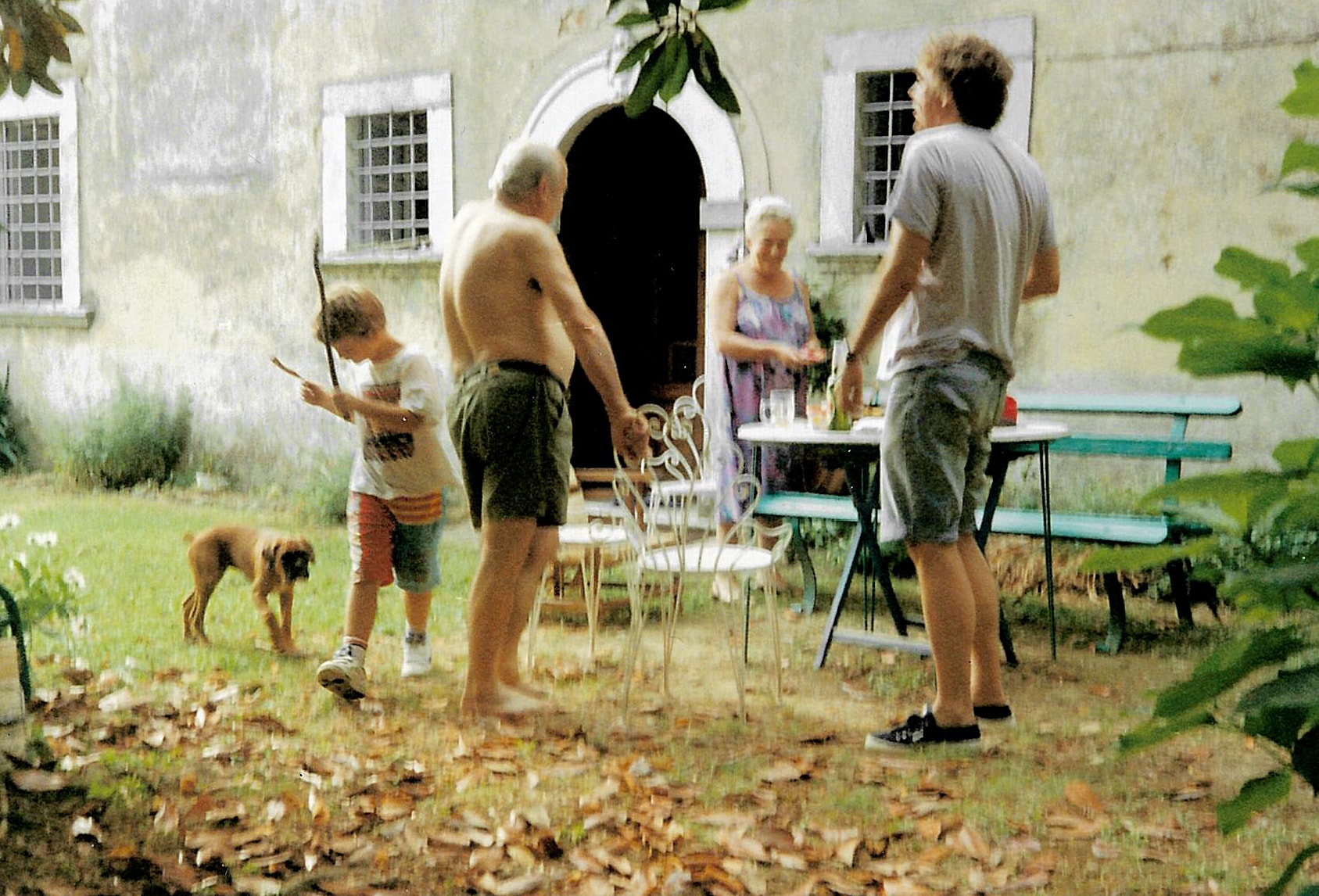 Augustus in Italië: over de schoonheid van volle stranden | de Volkskrant