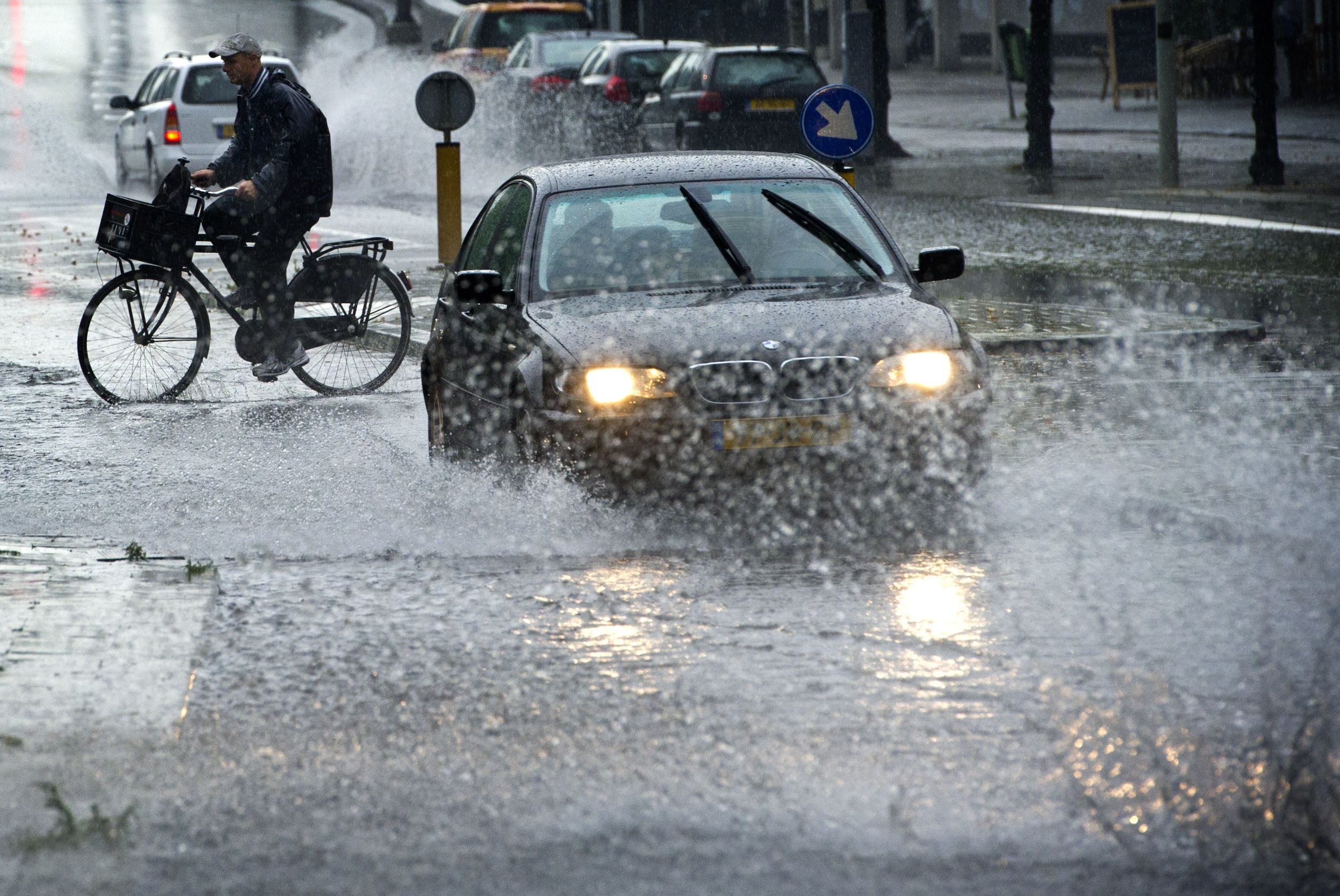 Het weerbericht voor dinsdag 12 november: pittige buien met hagel ...