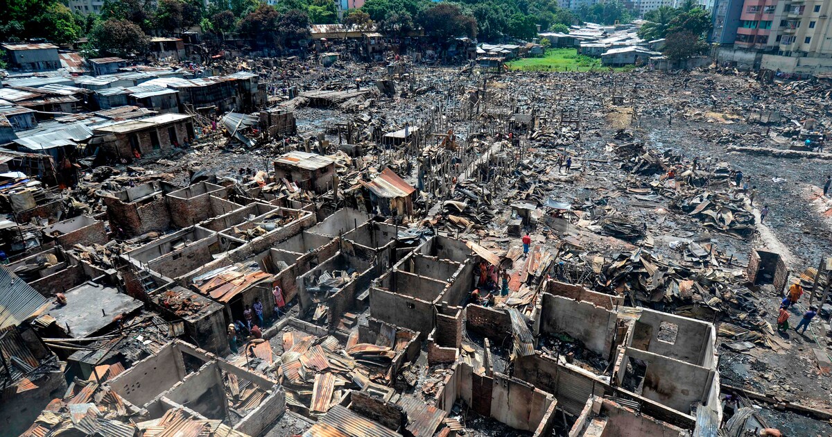 Brand legt krottenwijk in Bangladesh in as: duizenden mensen dakloos ...