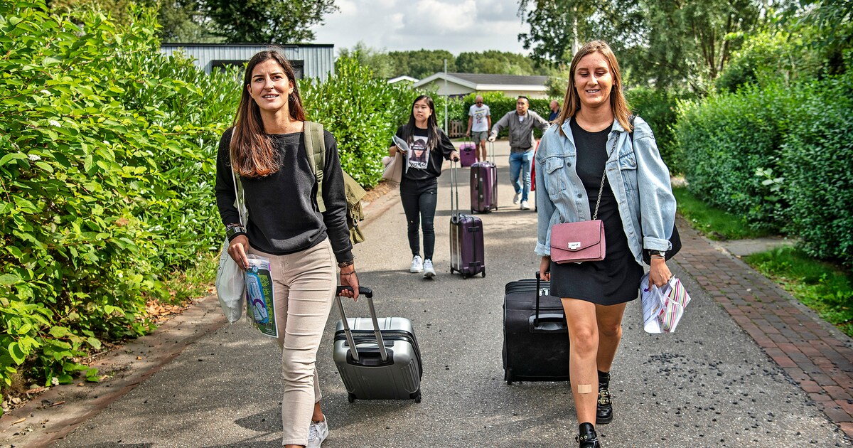 Nieuwe student woont noodgedwongen in bungalow of tent – 450 euro ...