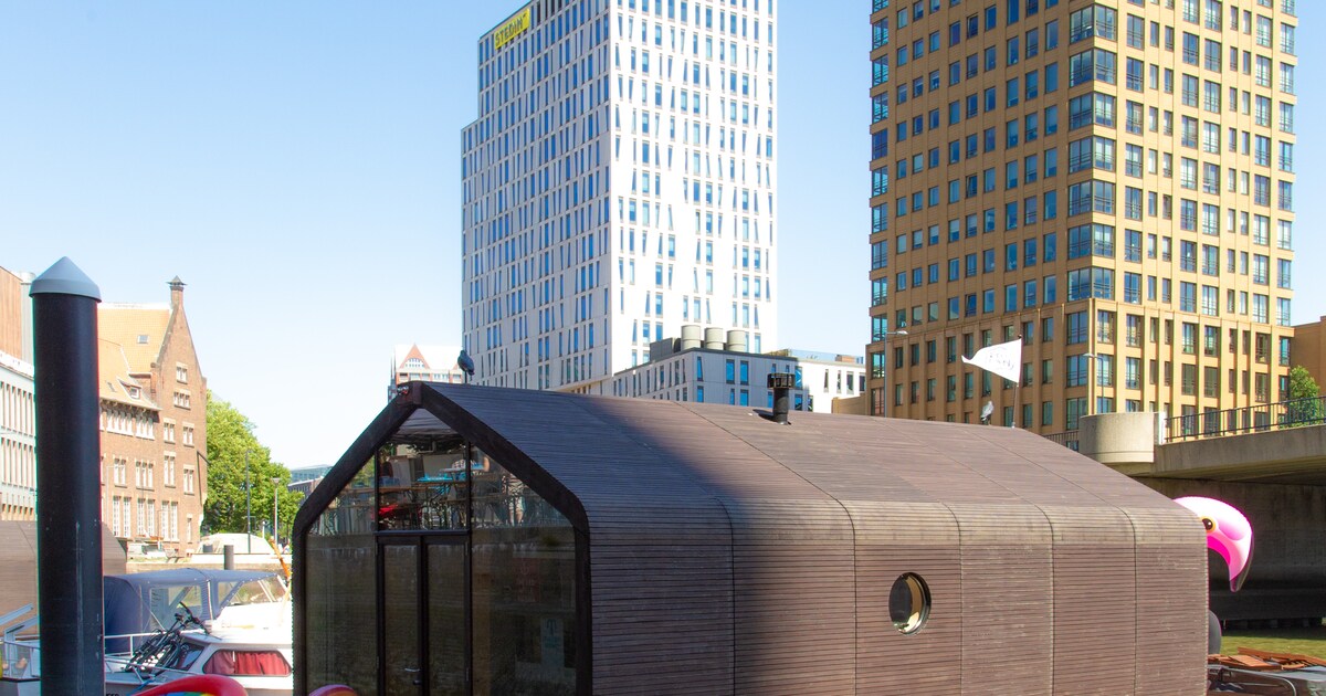 Een drijvend tiny house in de Rotterdamse haven (o ja, gemaakt van ...