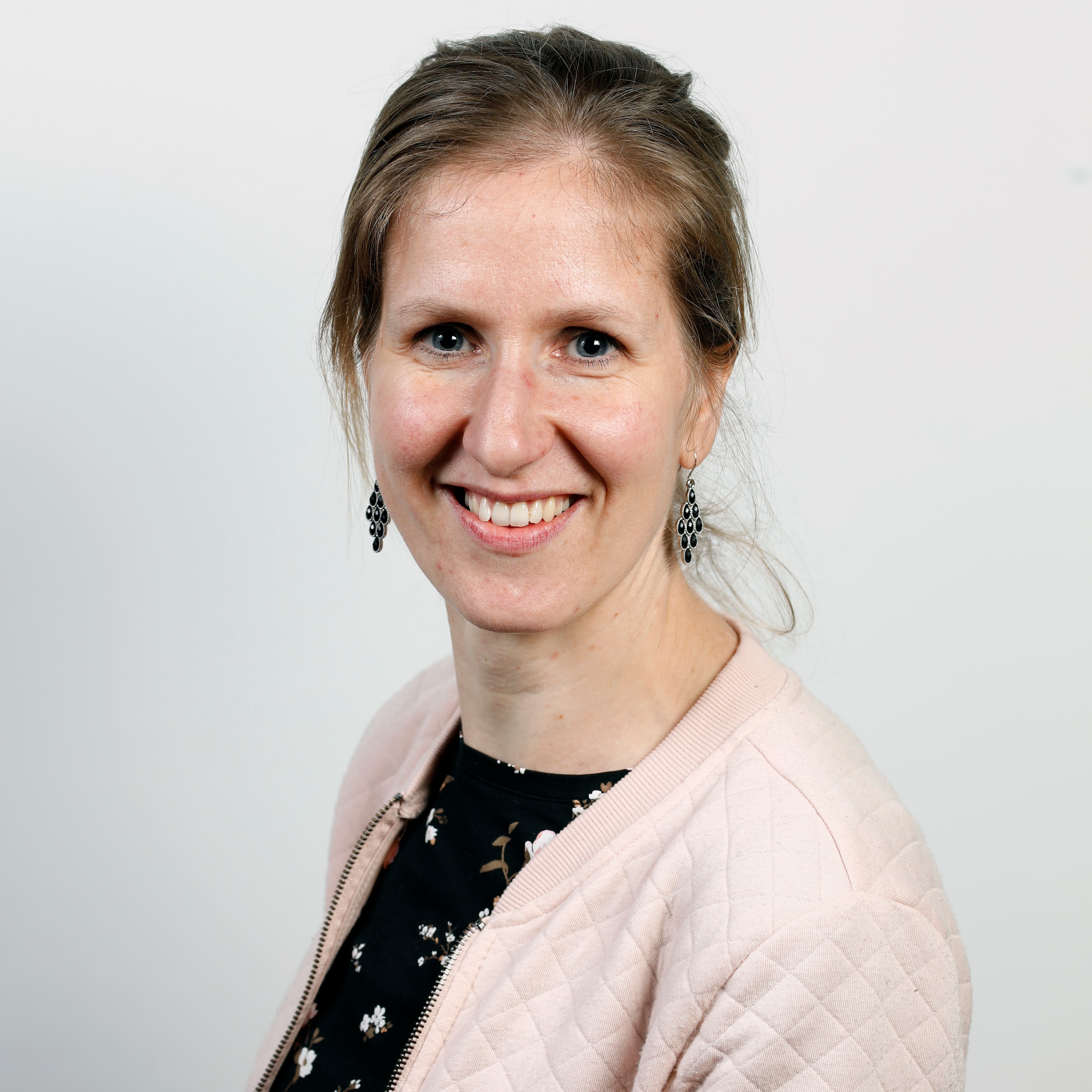 Een foto van een baby met sigaret in de speen: helpt dat tegen roken ...