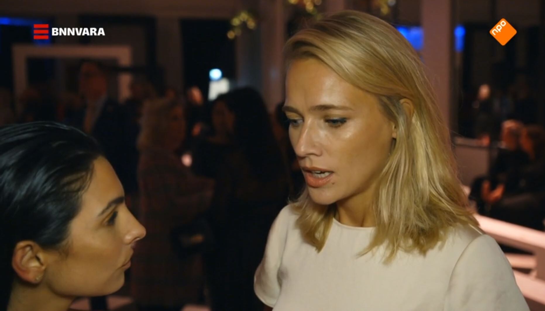 Zelfvertrouwen is niet te koop, maar dat wilde de kijker juist níét van Anna Nooshin horen | de ...