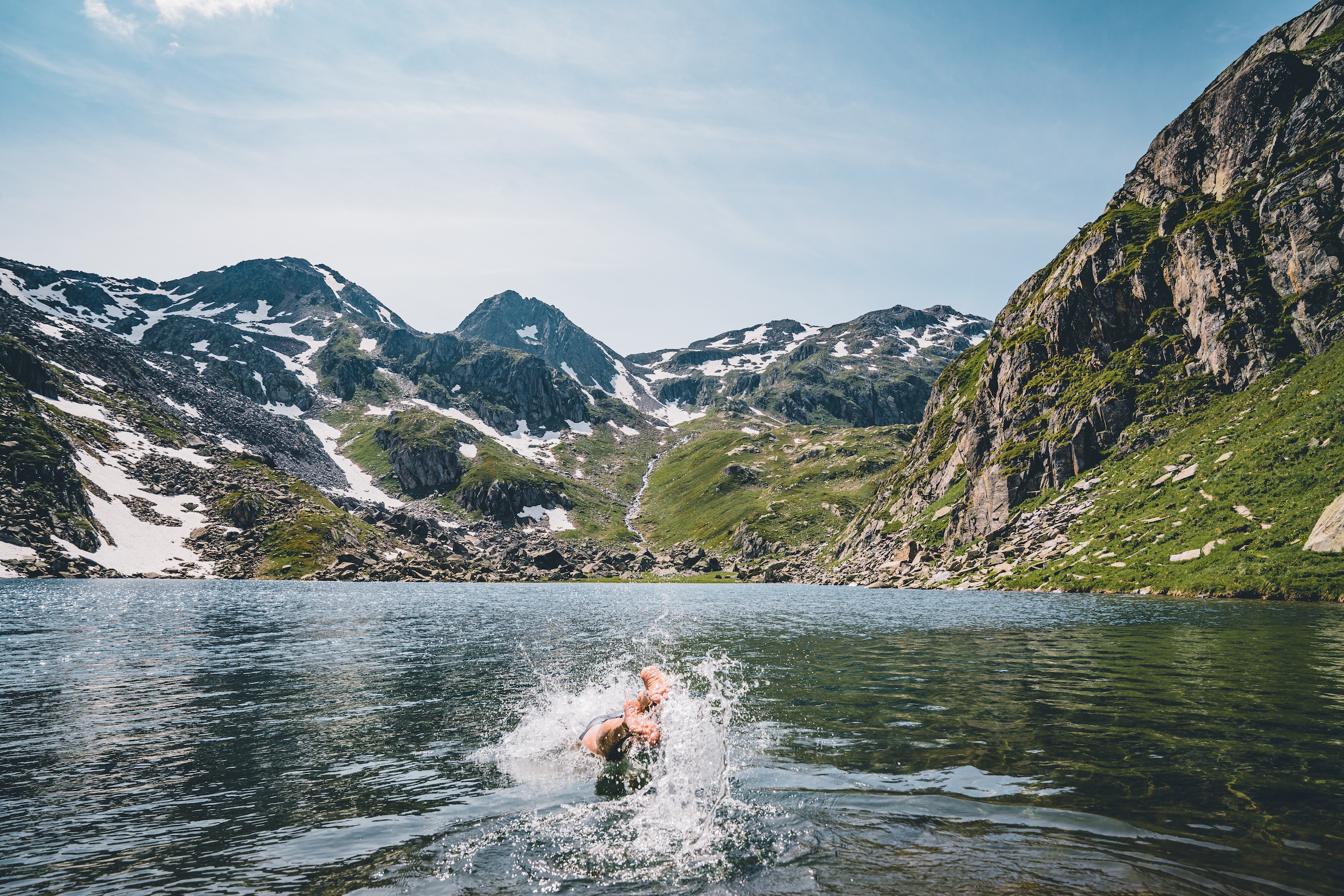 Reisredacteur Noël van Bemmel duikt in de bron van de Rijn | de Volkskrant