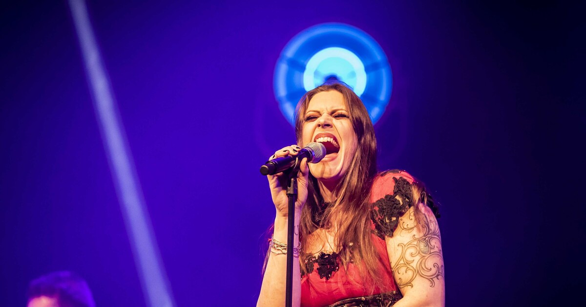 Floor Jansen geeft in Oosterpoort een erg leuke spoedcursus metal ...
