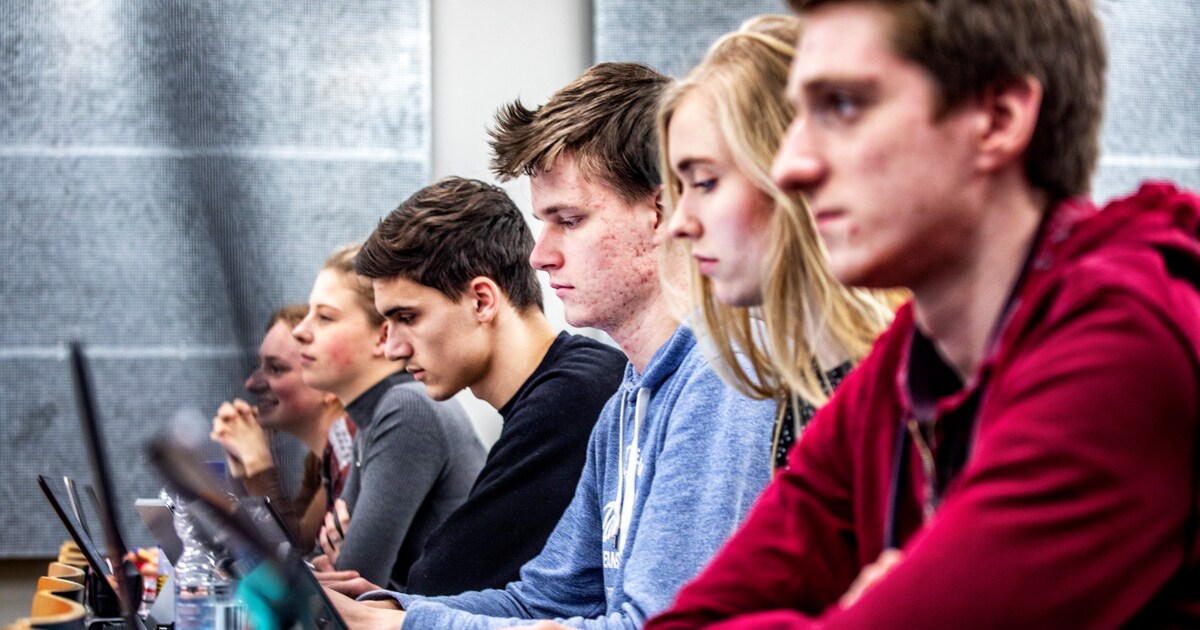 Geef studenten recht op colleges bekijken | de Volkskrant