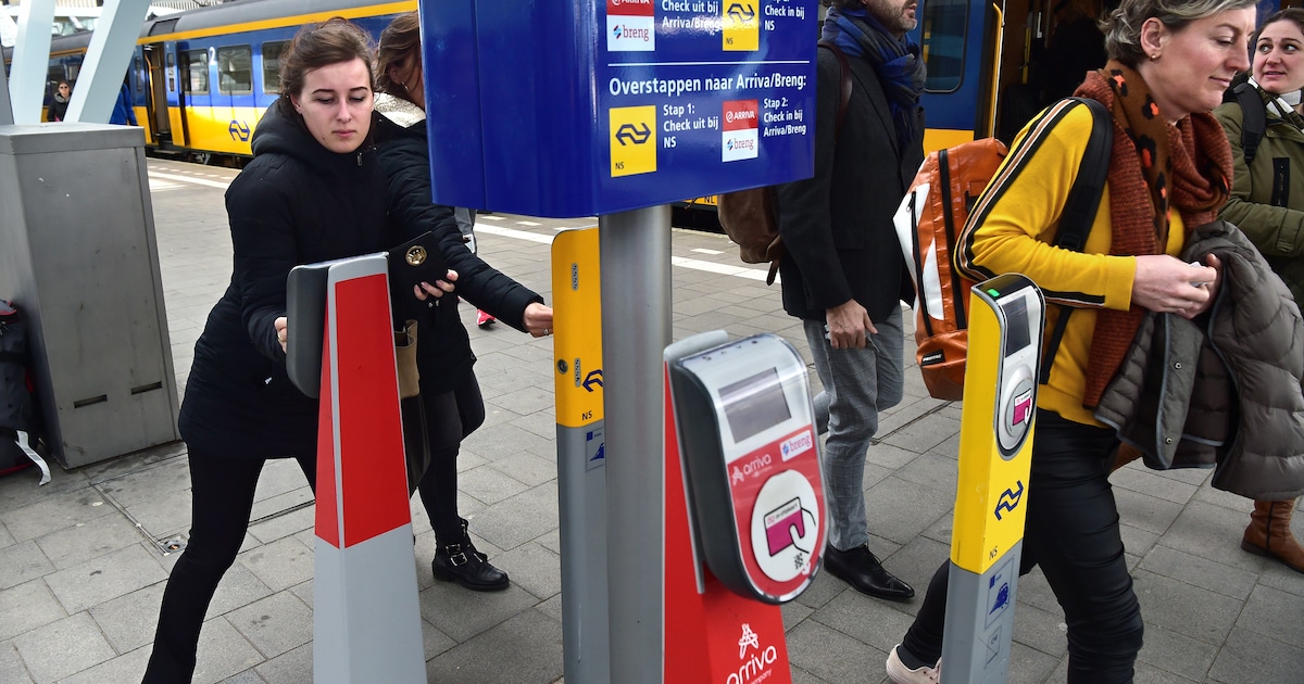 Inchecken bij NS met je bankpas: hoe werkt het en is dit het einde van ...