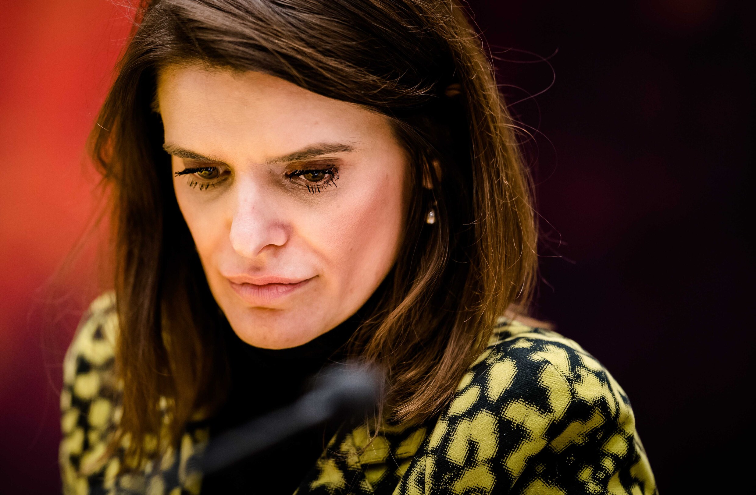 Getormenteerde Visser put zich uit in excuses en mag blijven | de ...