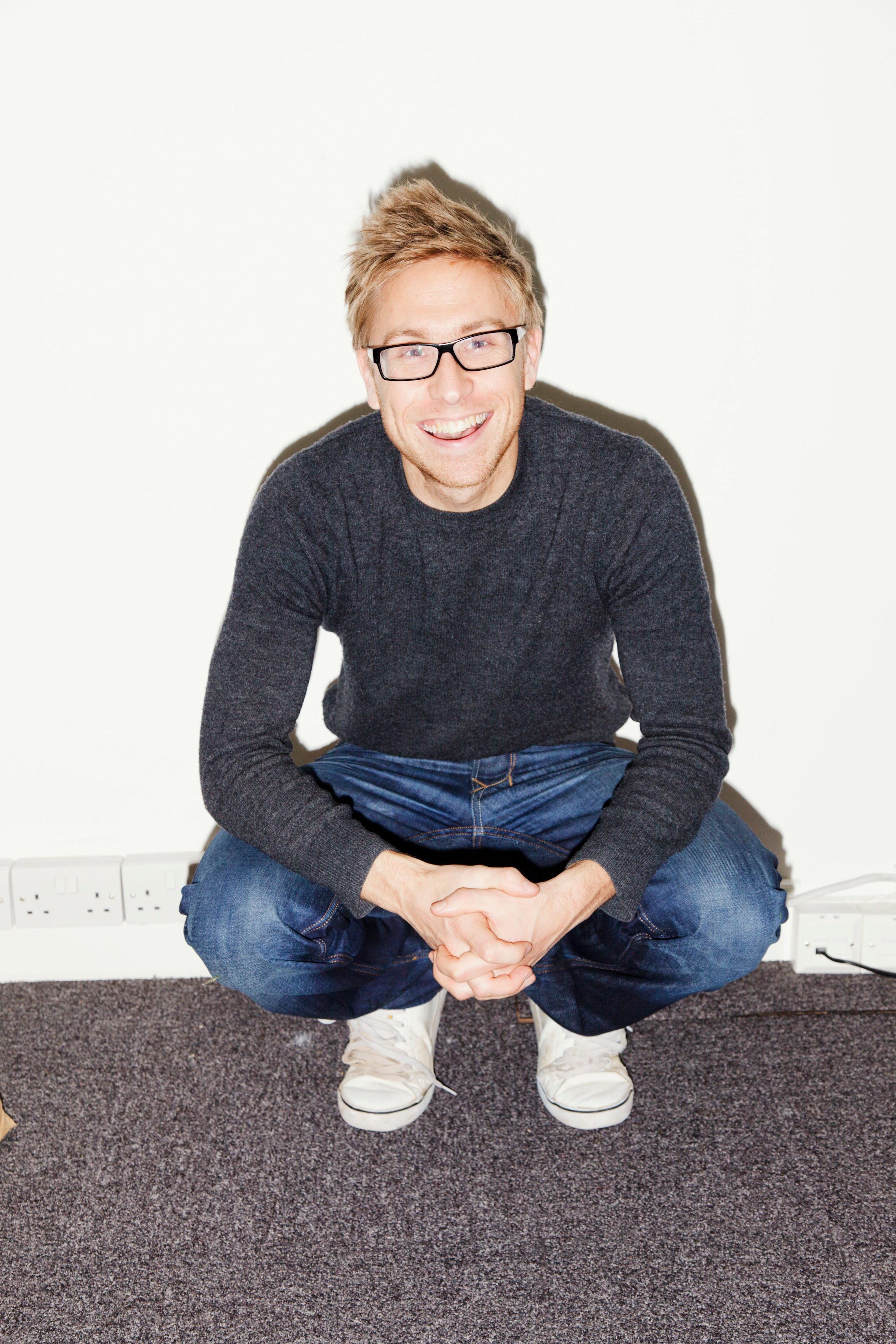 Britse comedian Russell Howard: ‘Mijn land is één grote grap’ | de ...