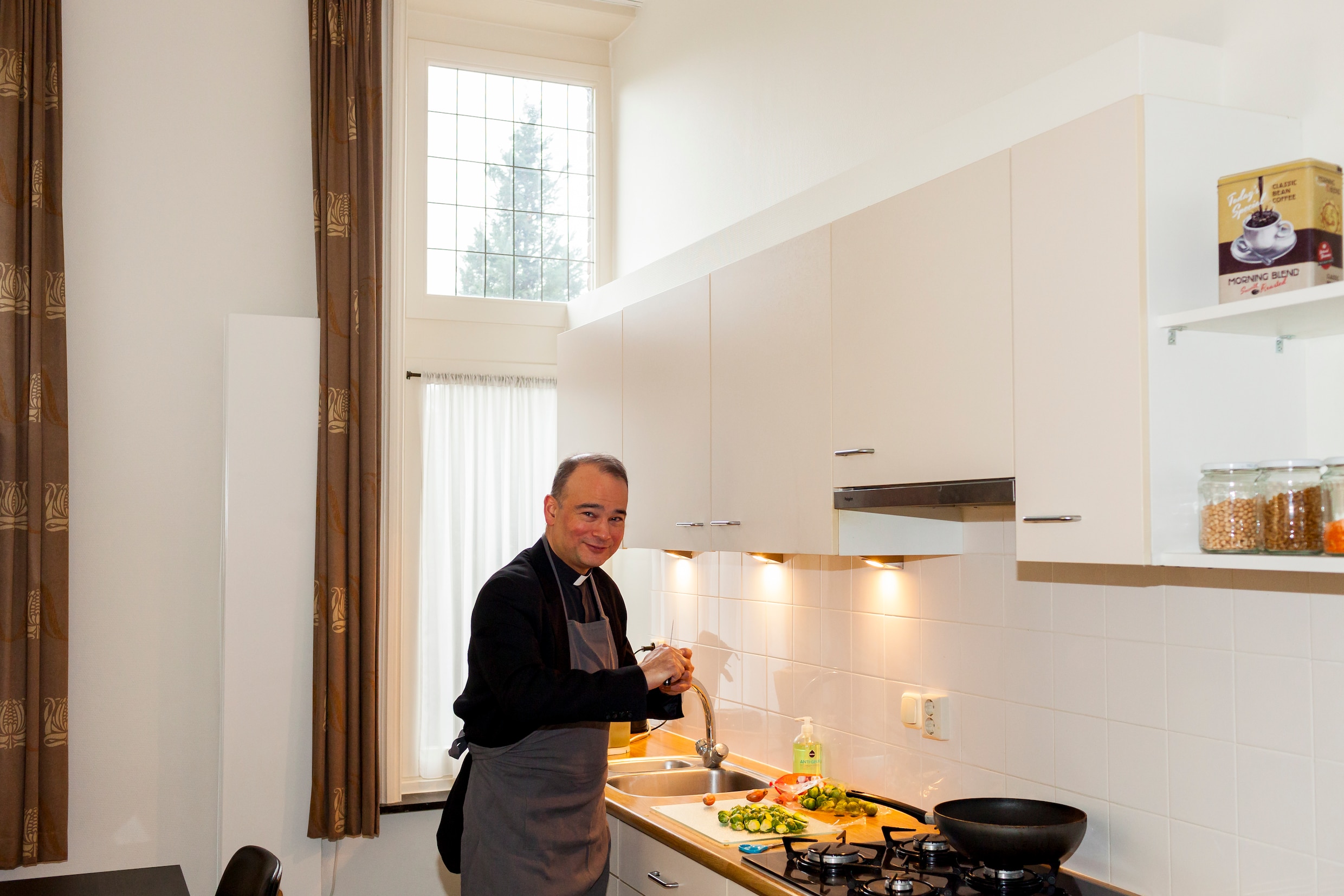 In de keuken van priester Roderick Vonhögen: ‘Vasten heb ik nooit een ...