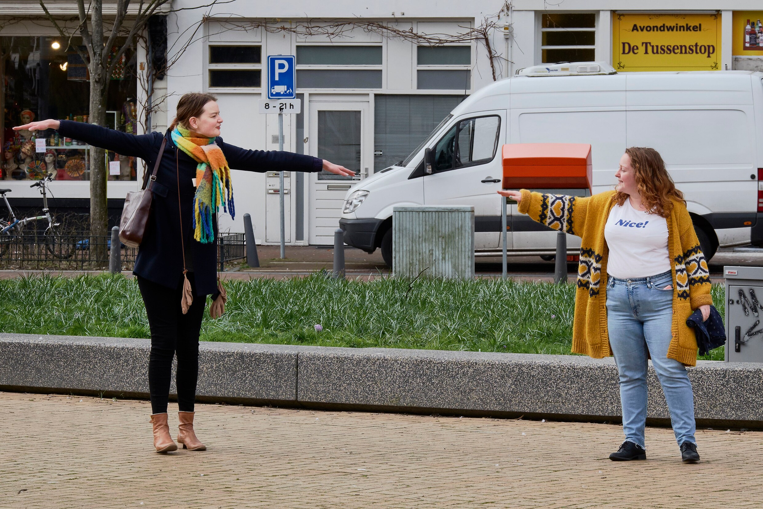 RIVM: ‘Drie keer zoenen? Die gewoonte gaan we niet meer terugzien’ | de ...