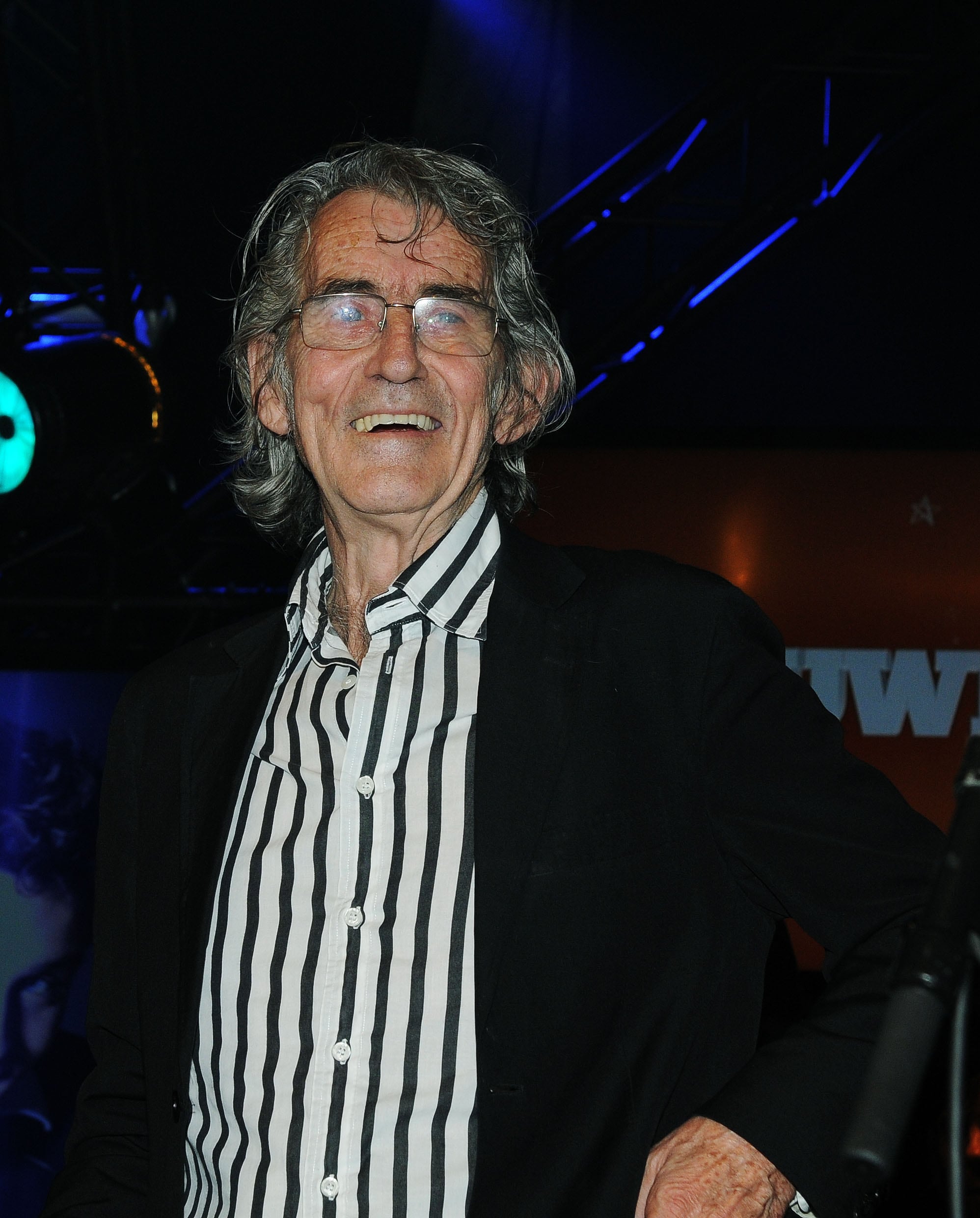 Simon Posthuma (1939-2020): huisvriend en ontwerper voor The Beatles ...