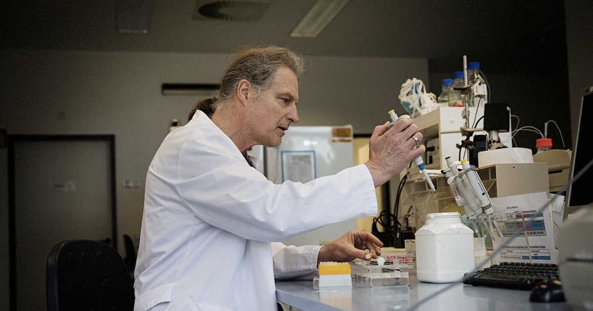 Dit is de man die als eerste ter wereld een betrouwbare coronatest ...