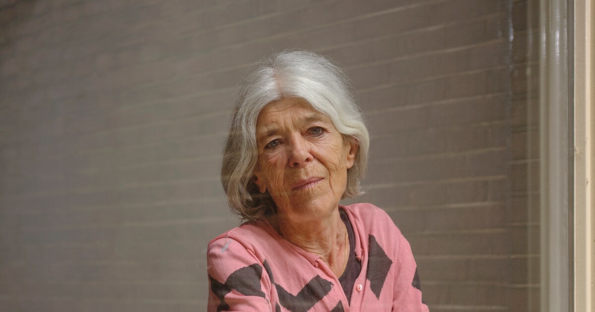 Twee schrijvers bij Met Groenteman in de kast | de Volkskrant