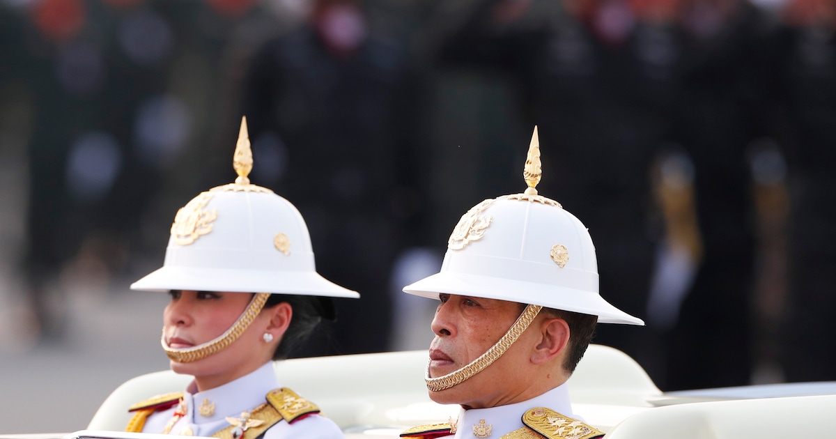 Excentrieke Thaise monarch is een goudmijn voor de roddelpers en een ...