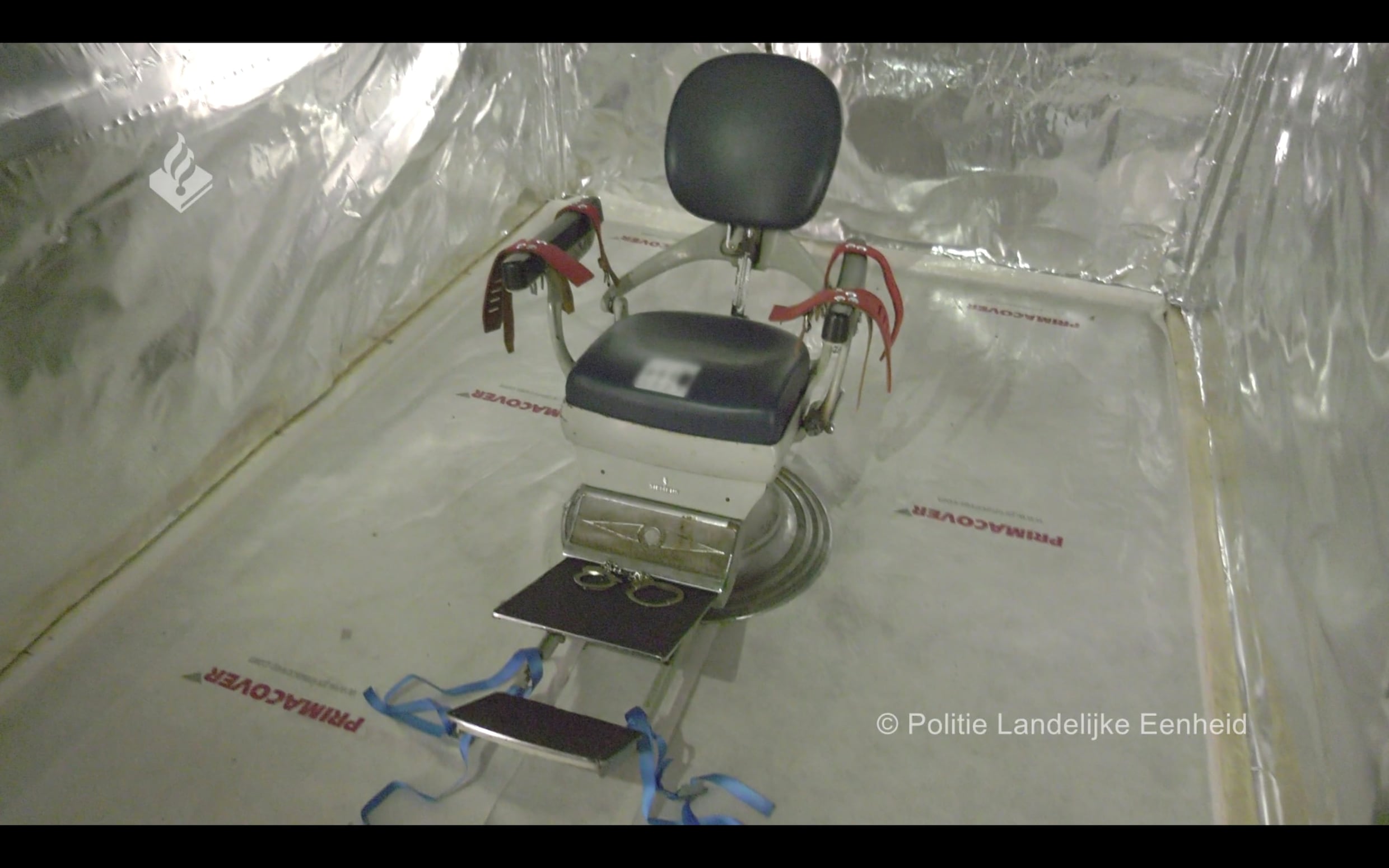 Maximale straf voor Piet Costa voor bouw martelcontainer | de Volkskrant