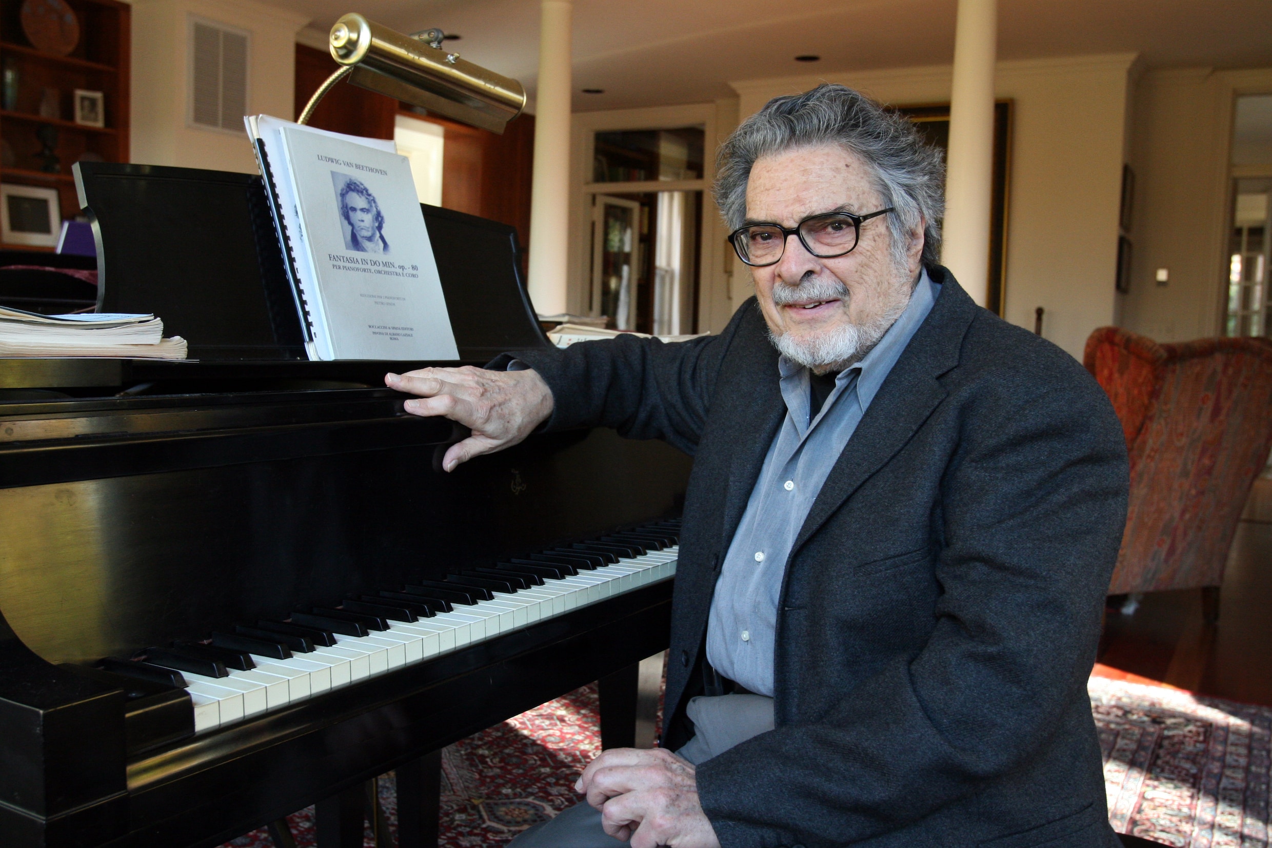 Leon Fleisher was een meesterpianist die zijn rechterhand opnieuw moest ...